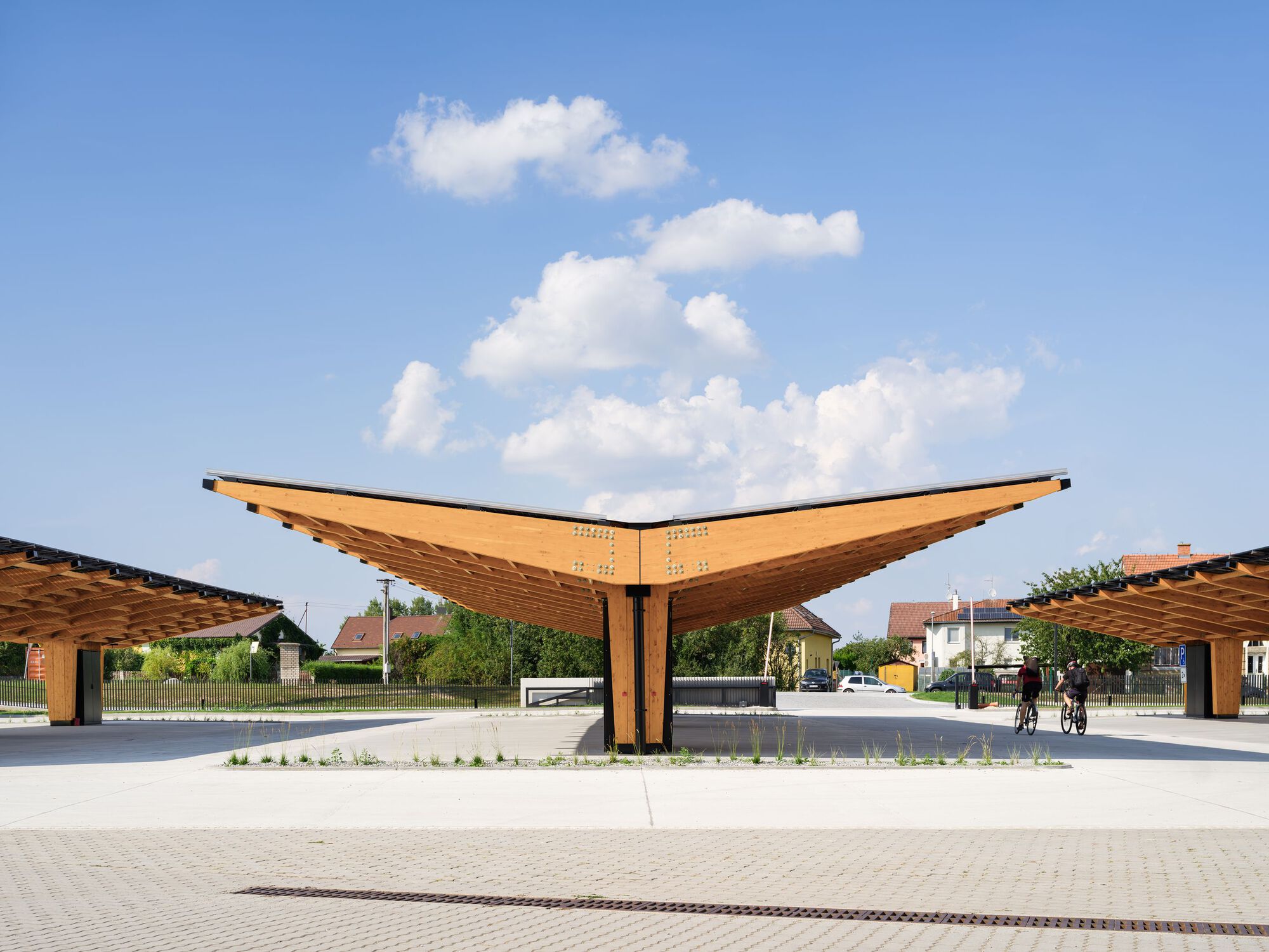 Gallery of BudexHUB Administrative Building / Studio Perspektiv - 27