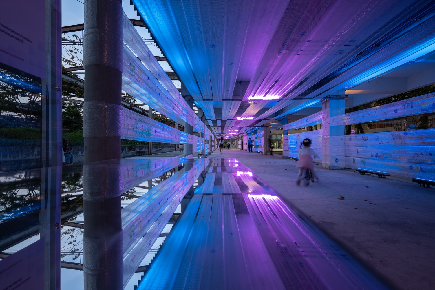 Gallery of Wonder Live Corridor Public Art / Sata Na Architect - 4