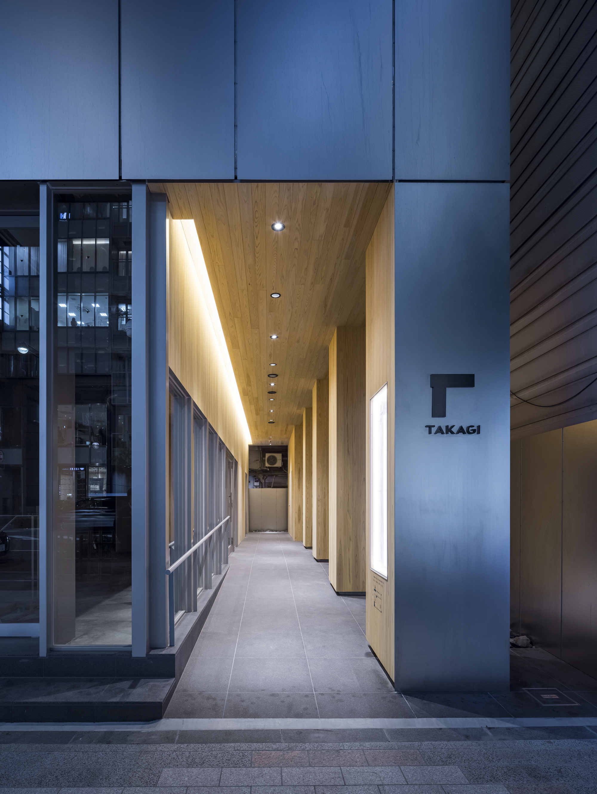 Gallery of Ginza Wooden Box - Ginza Takagi Building / Tetsuo Yamaji ...