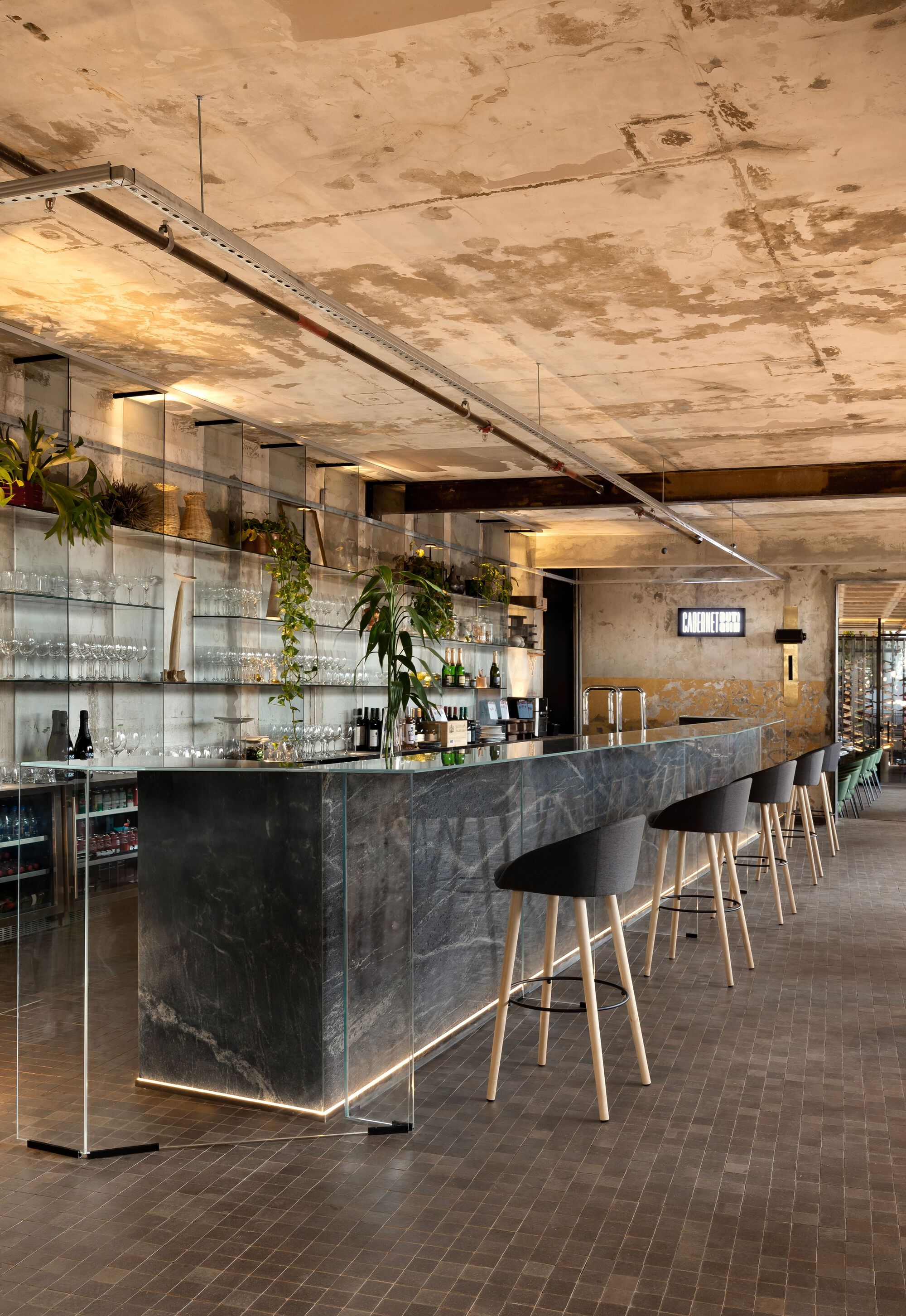 Galeria de Bar de Vidro | CASACOR Minas 2024 / Balsa Arquitetura - 4