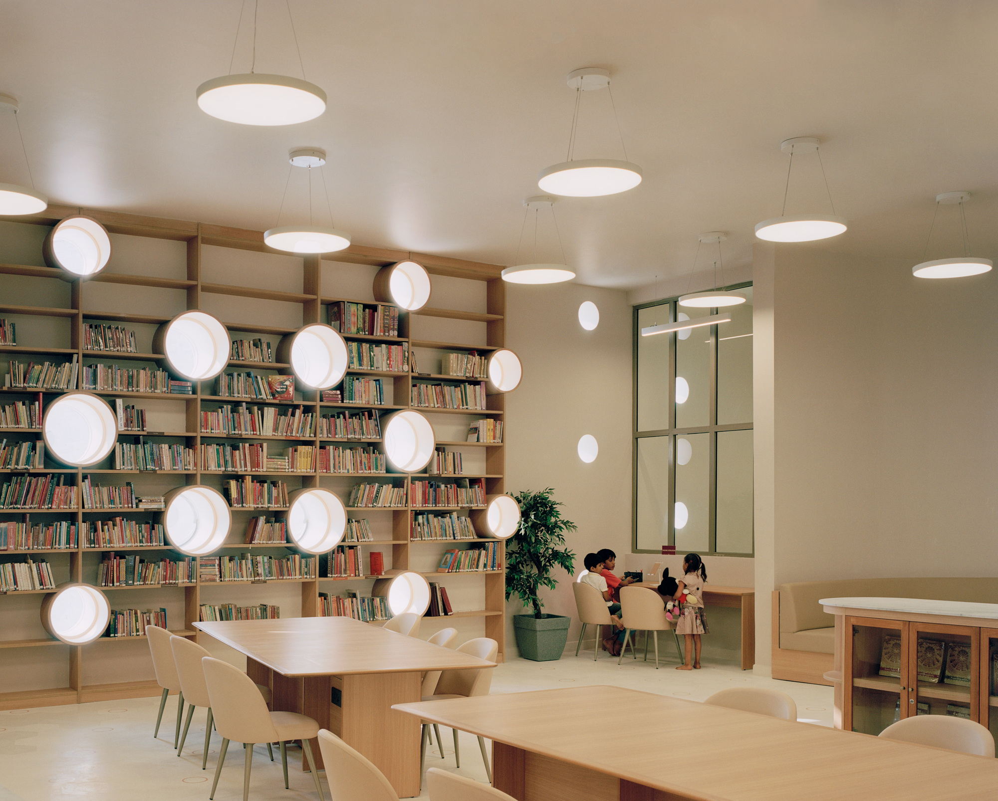 Gallery of Raj Sabhagruh Discourse Hall / Serie Architects - 11