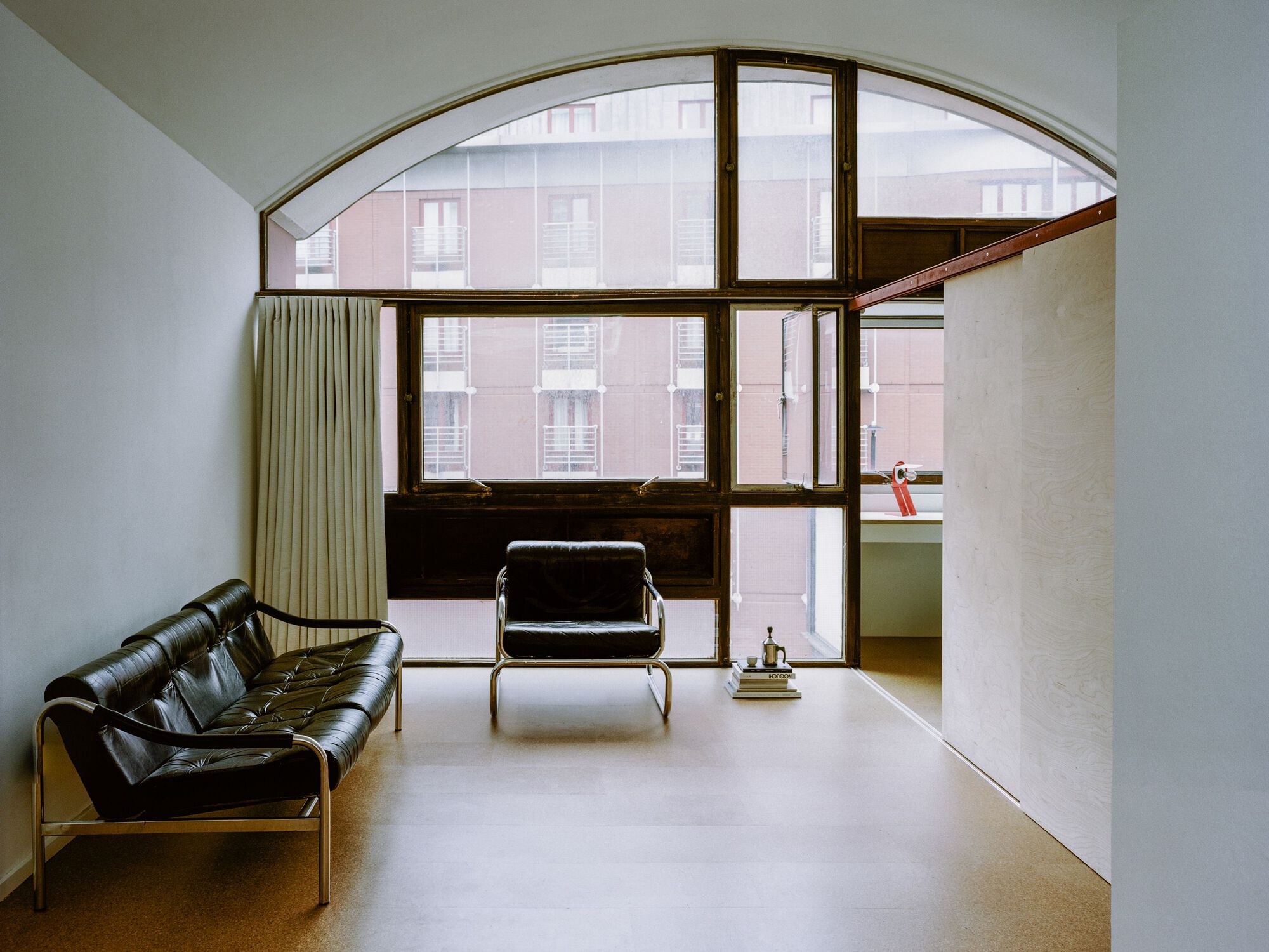 Gallery of Crescent House / TYPE - 1