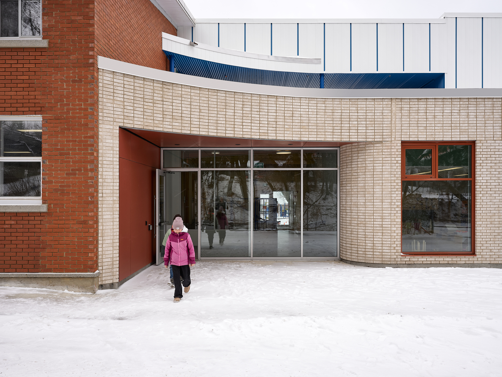 Gallery of Louis-Saint-Laurent School / STGM Architectes + Ateliers ...