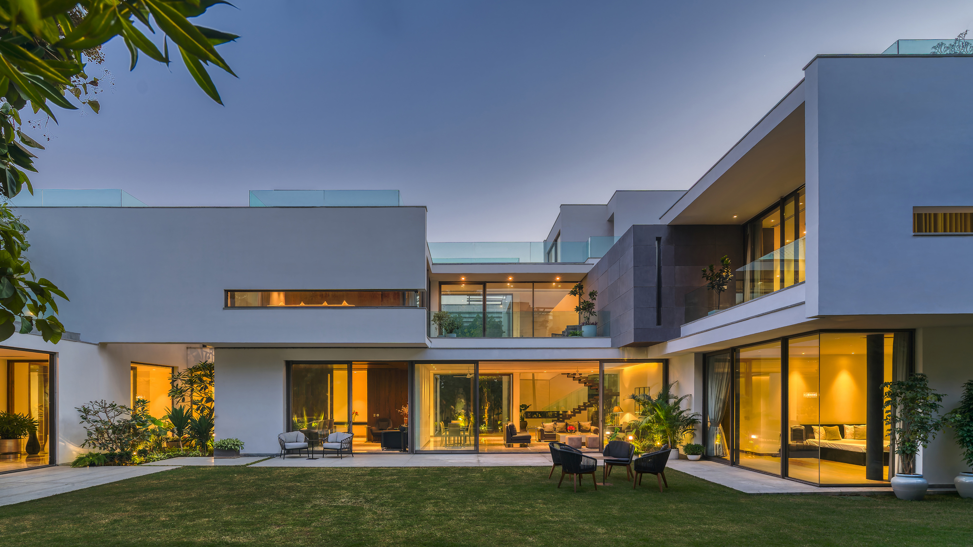 Gallery of White House / DADA Partners - 6