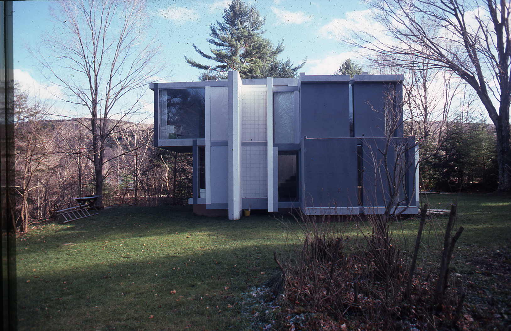 Gallery of The Timeless Appeal of Modernism in Technology and Digital ...