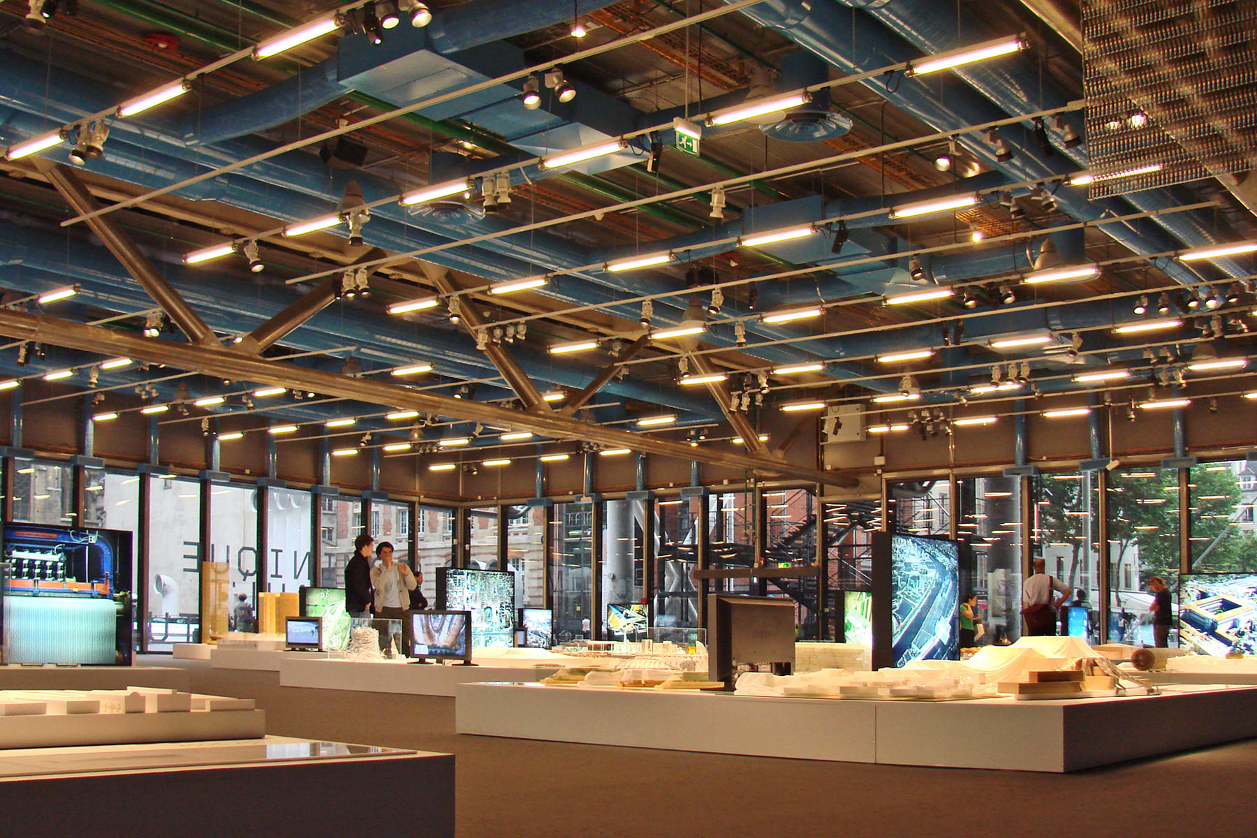 Gallery of The Timeless Appeal of Modernism in Technology and Digital ...