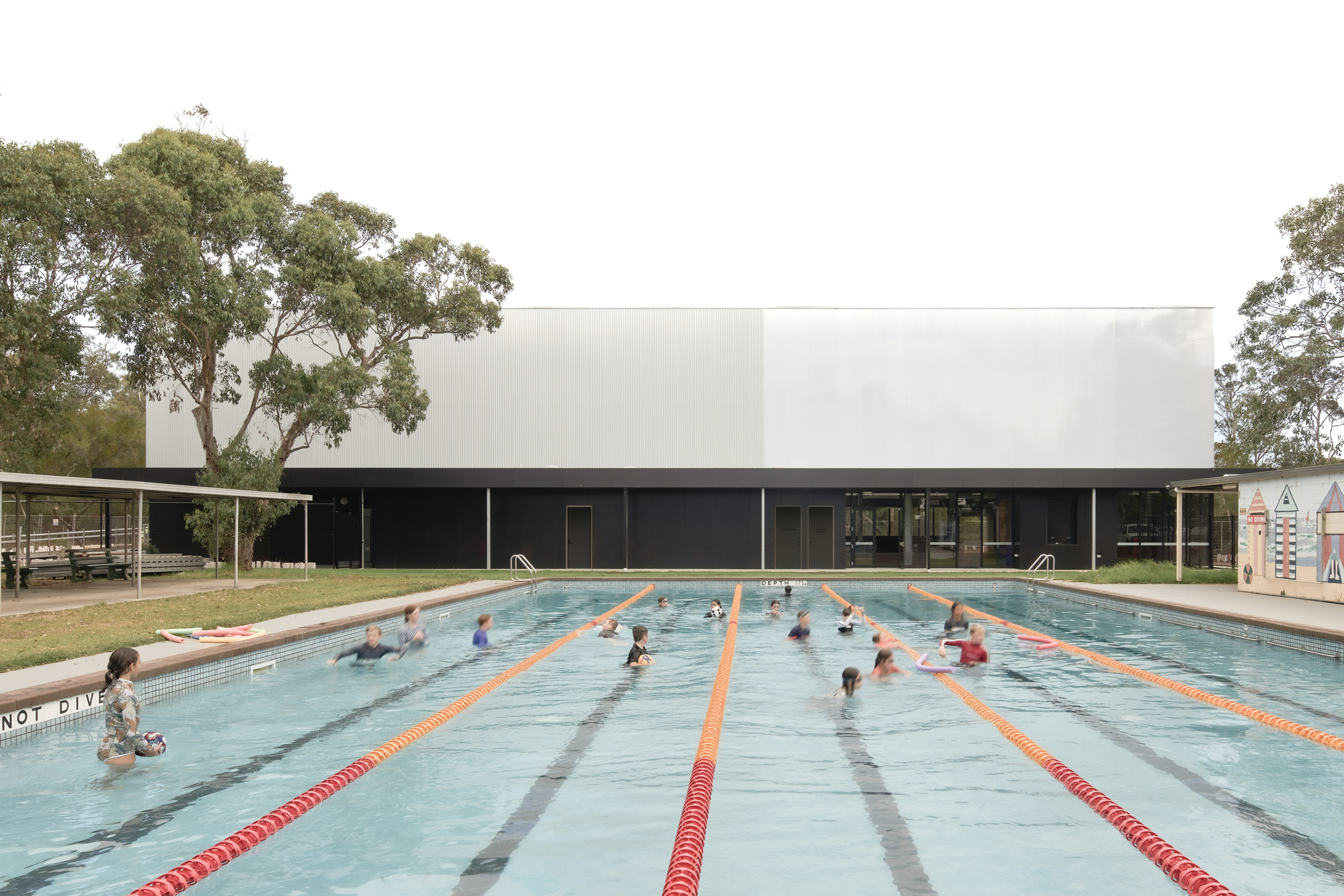 Escuela primaria Cowes / Project 12 Architecture | ArchDaily México