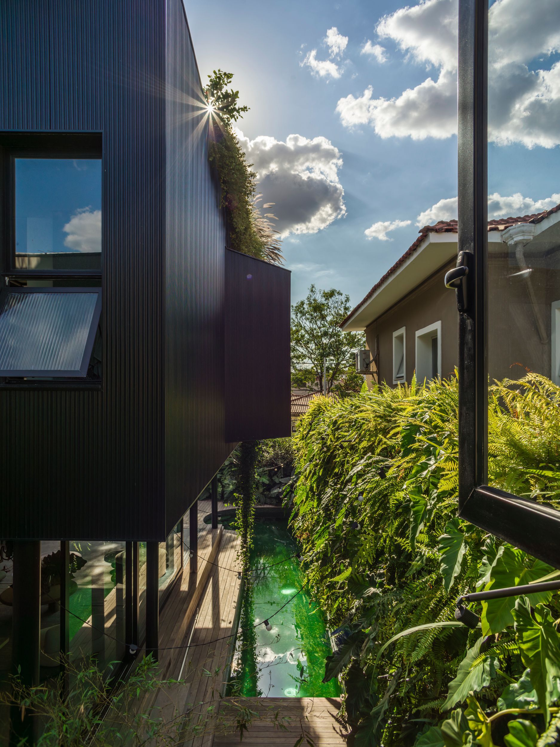 Gallery of FBL House / HGMA + Claudia Haguiara Arquitetura - 17