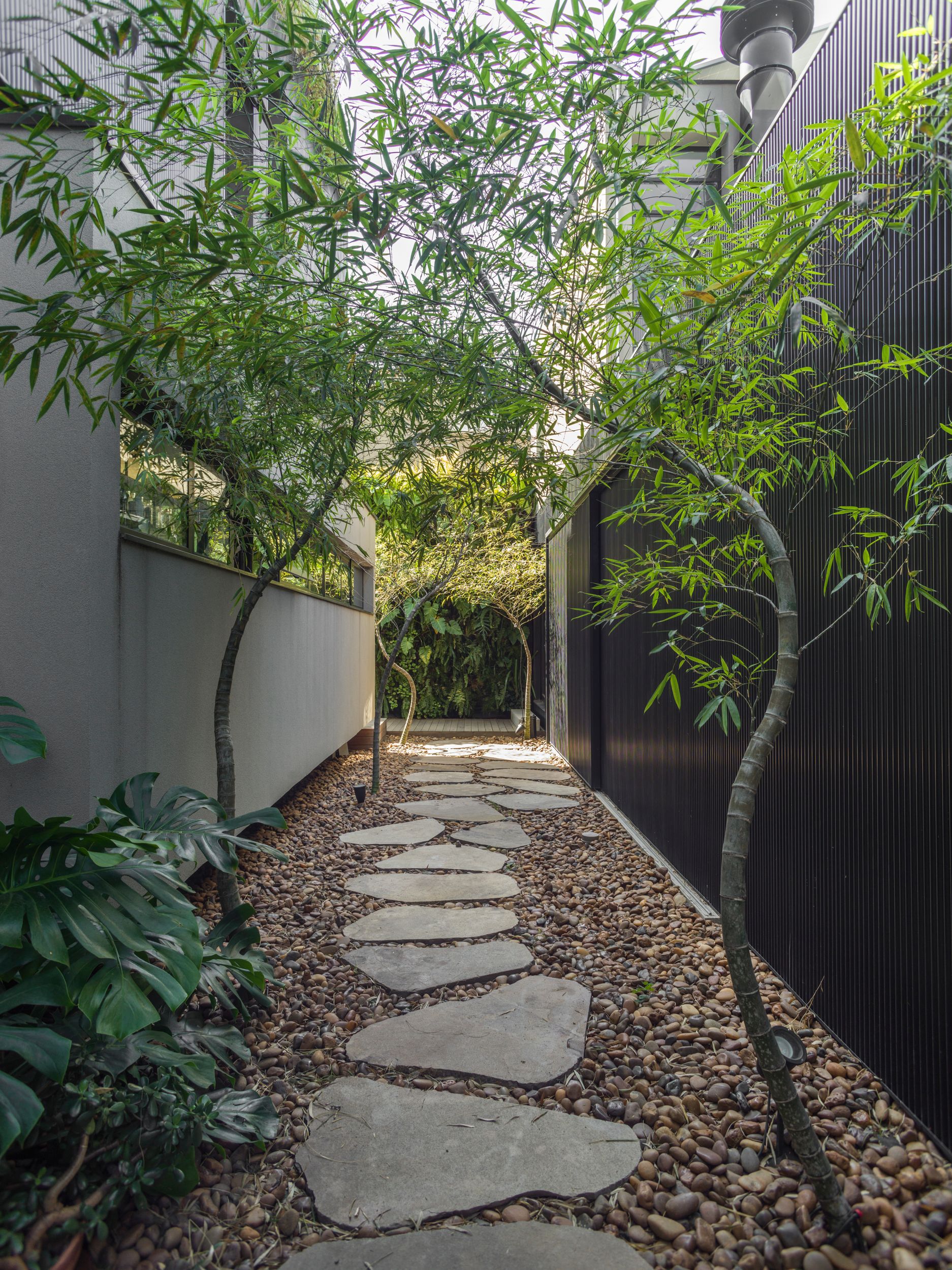 Gallery of FBL House / HGMA + Claudia Haguiara Arquitetura - 16