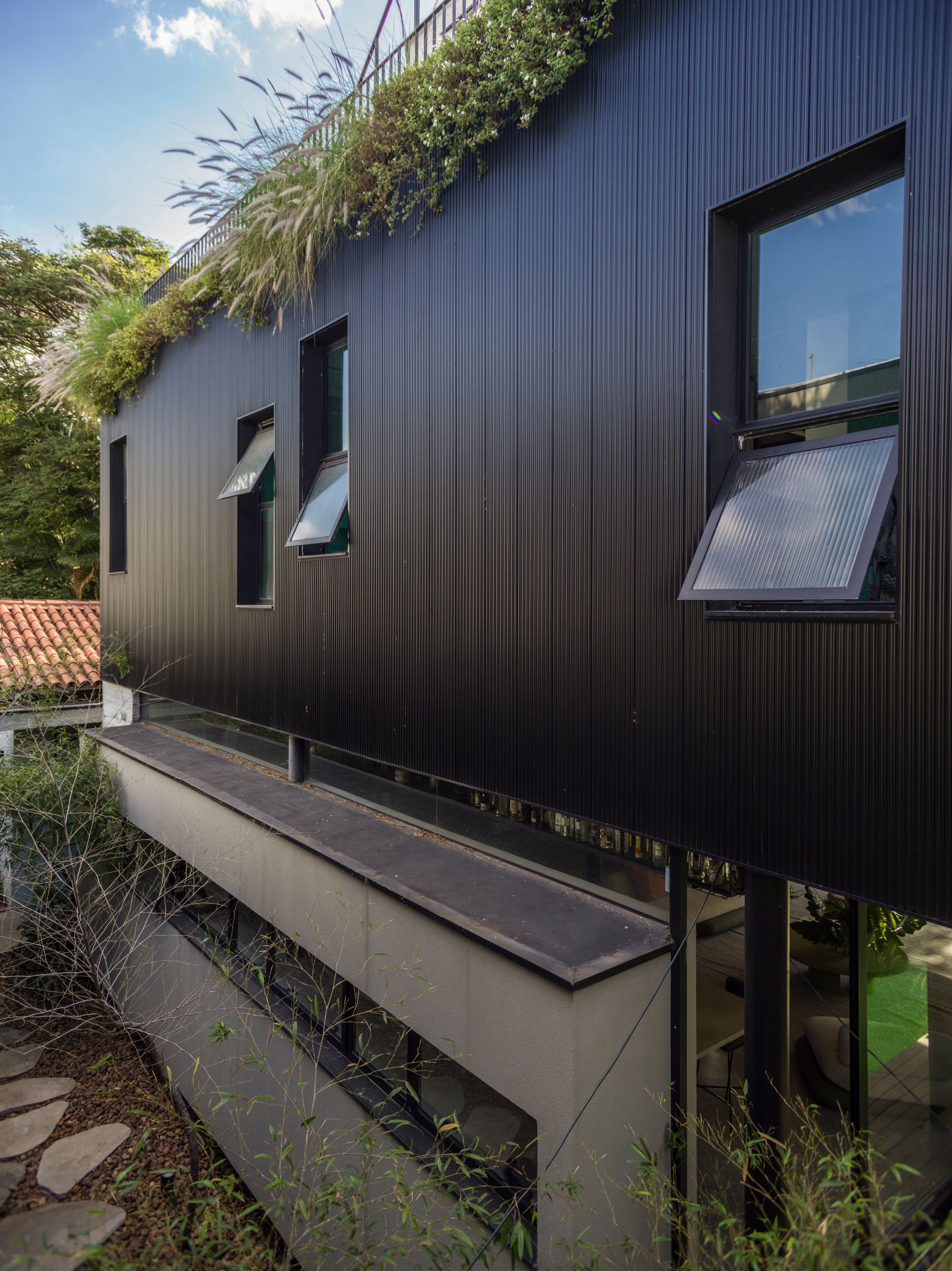 Gallery of FBL House / HGMA + Claudia Haguiara Arquitetura - 18
