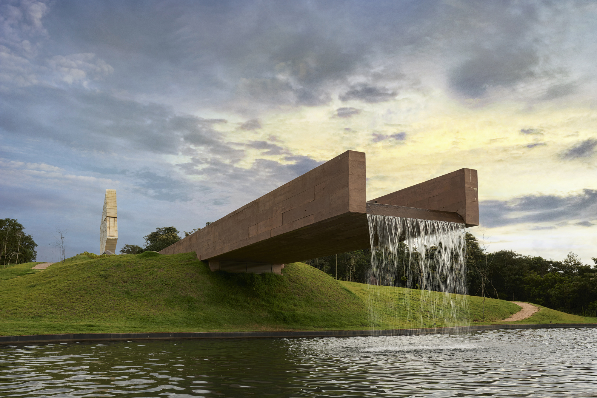 Memorial Brumadinho de Gustavo Penna transforma local da tragédia em ...