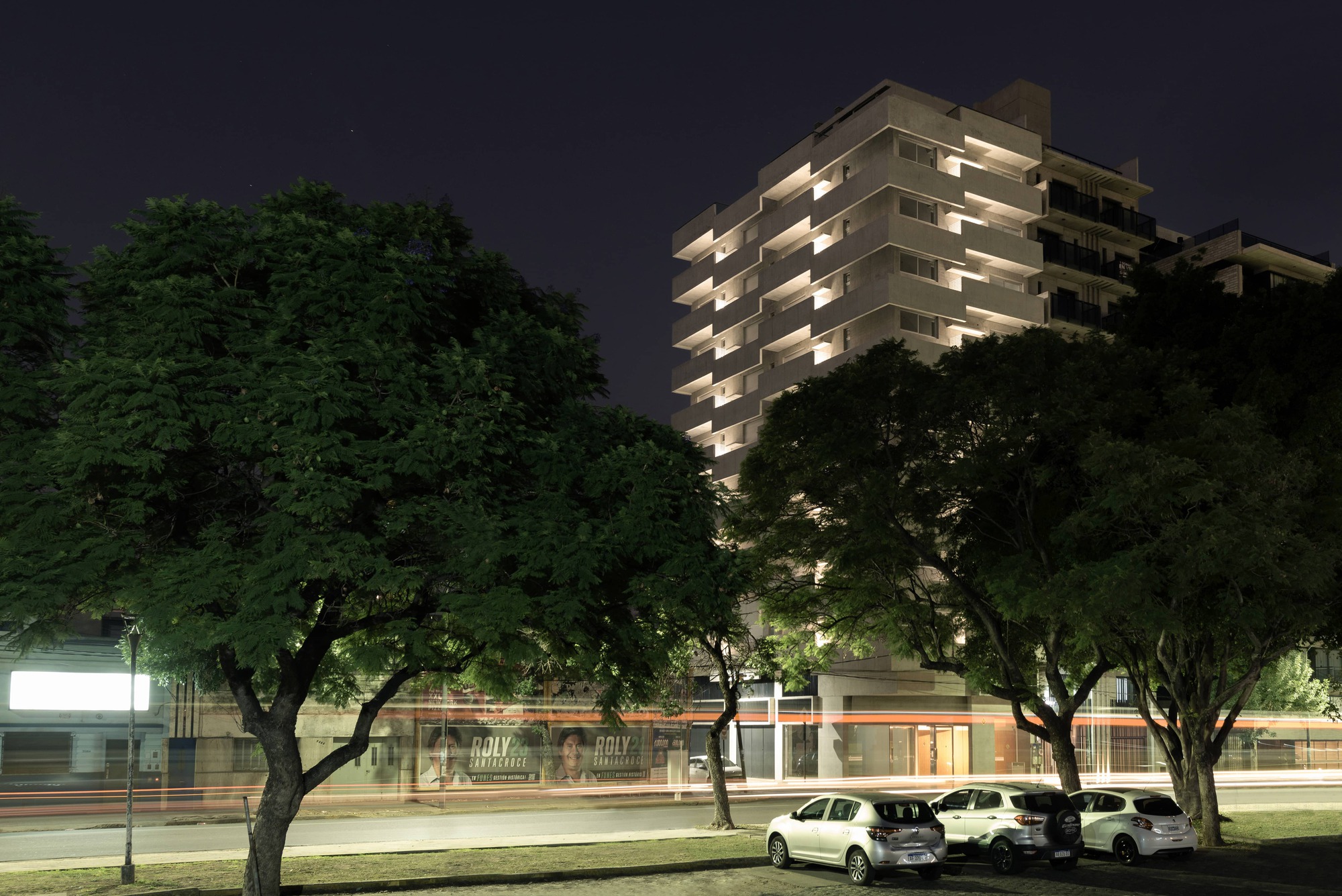 Galería de Edificio Santa Fe / Nicolás Campodonico - 23