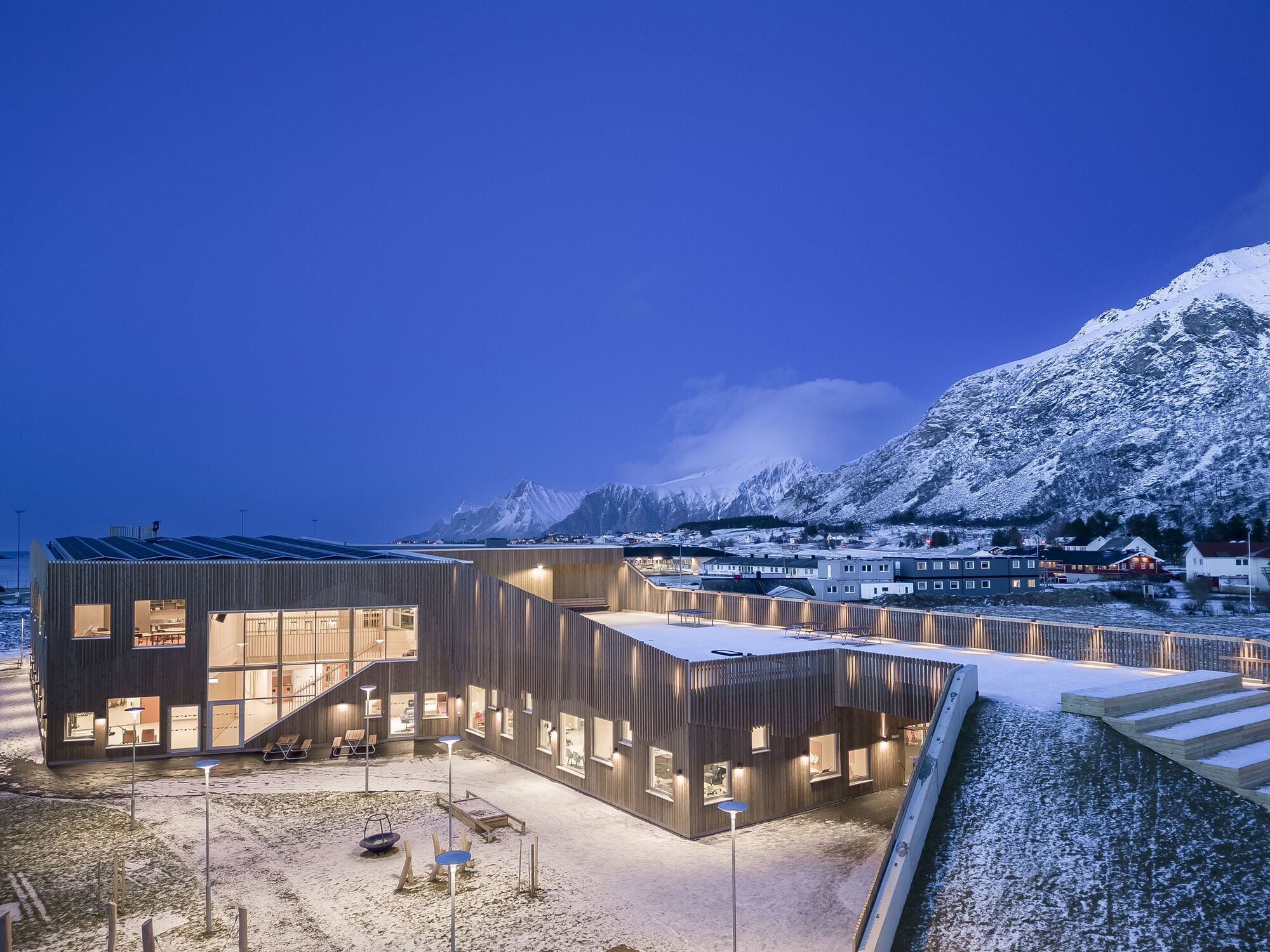 Gallery of Flakstad School / LINK arkitektur - 16