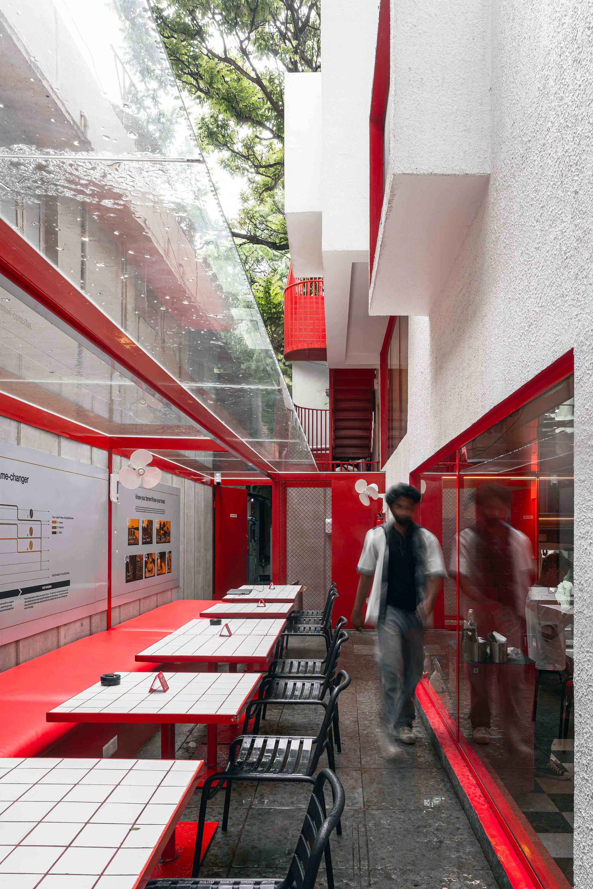 Galeria de Restaurante Just Loaf Bangalore / Cochin Creative Collective ...