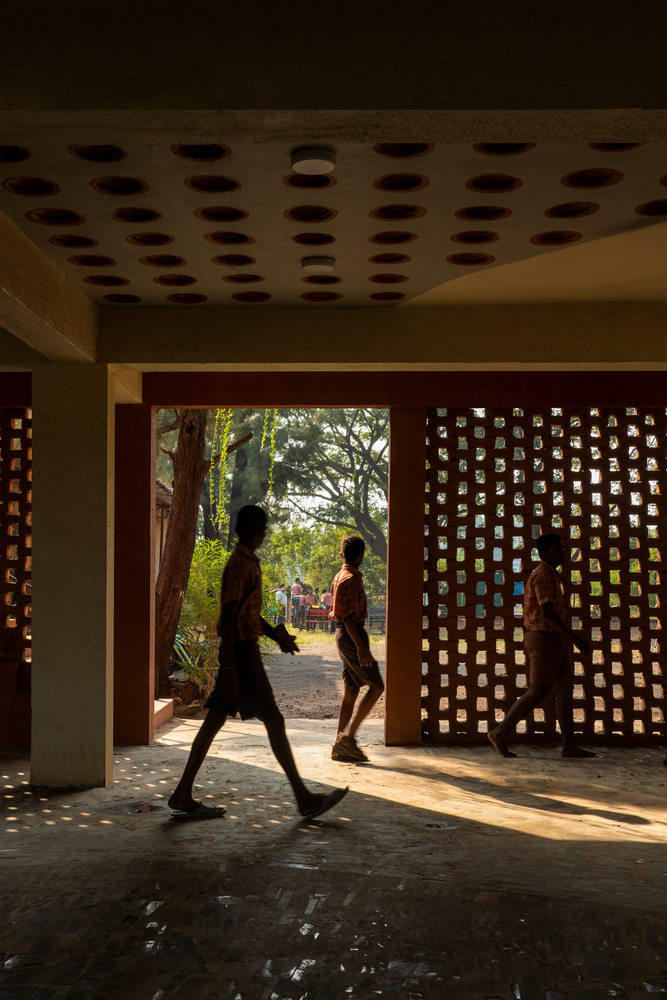 Galería de Escuela inundable en Kelthan Village / unTAG - 3