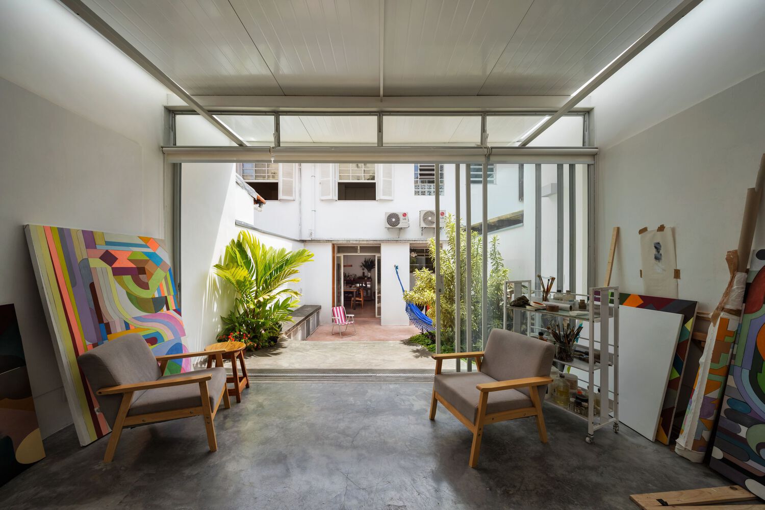 Gallery of Artist Studios and Creative Workspaces: 8 Latin American Projects that Blend Work ...
