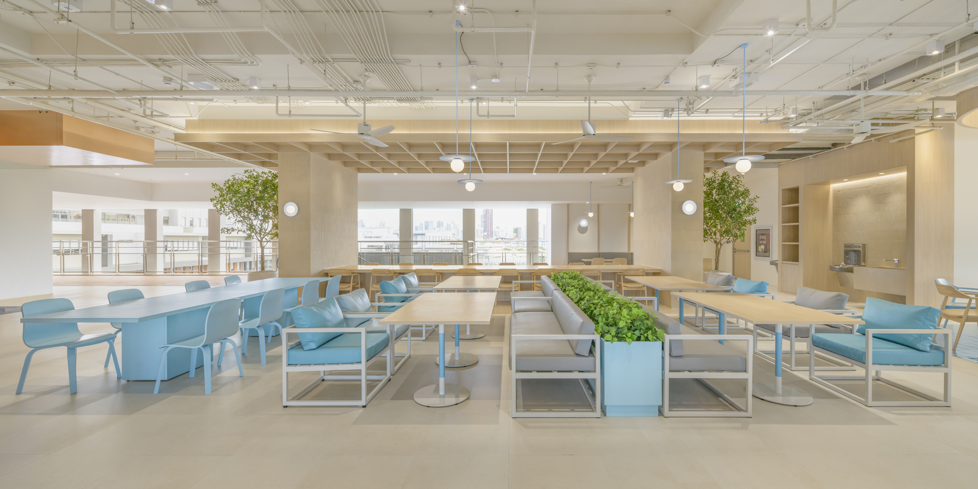 Gallery of Refectory, Lounge, Library at King's College International ...