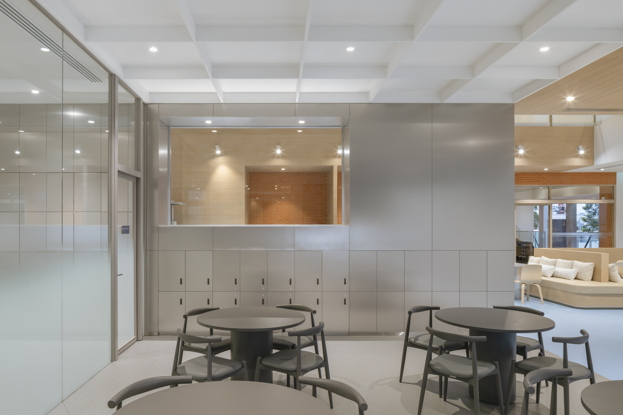 Gallery of Refectory, Lounge, Library at King's College International School Bangkok / Onion - 26