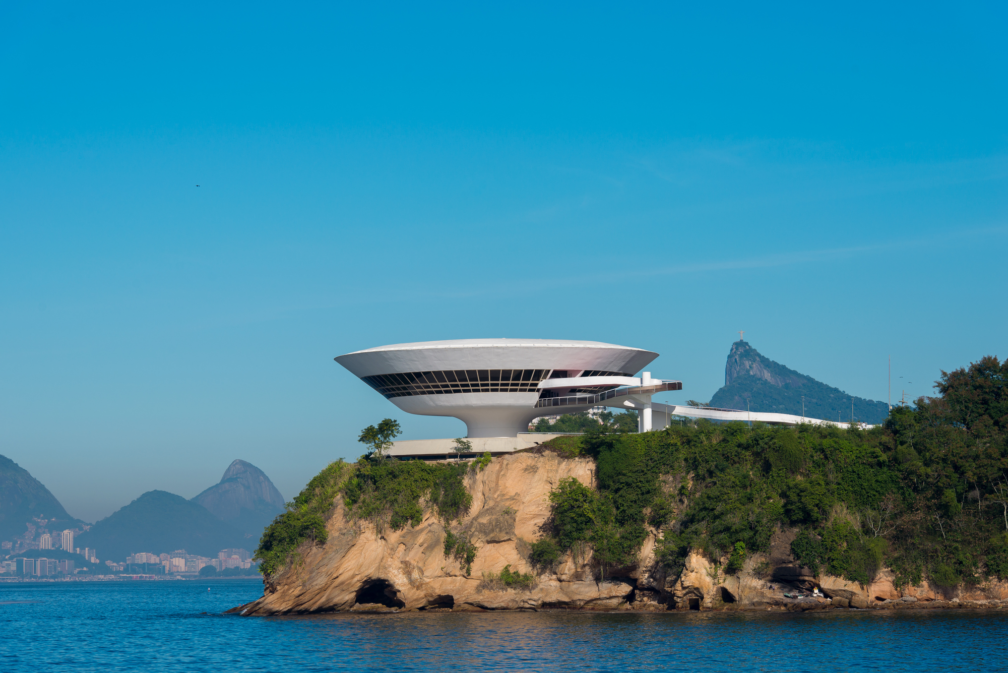 Gallery of A Lighthouse in Rio de Janeiro's Landscape: the Niterói ...