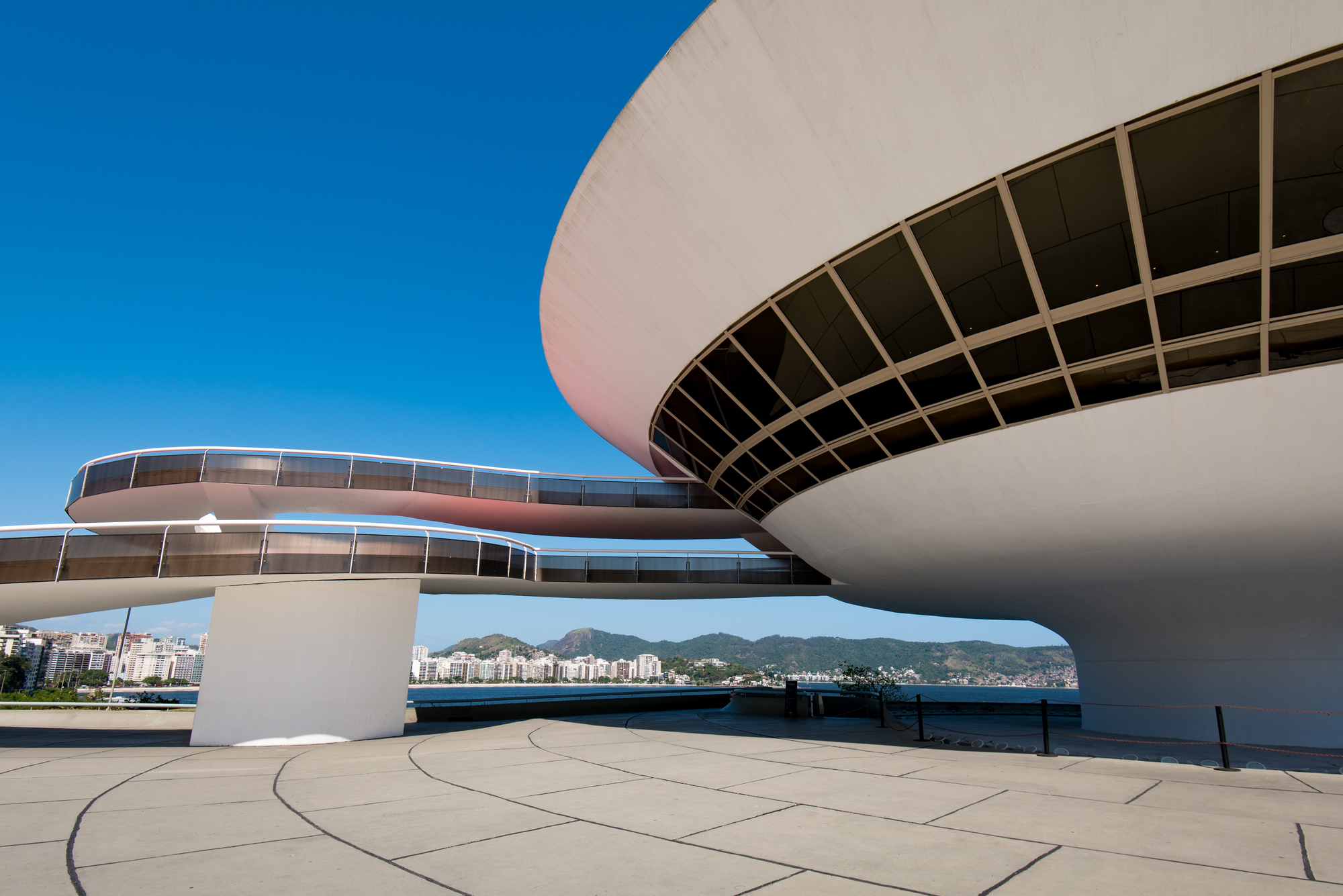 Gallery of A Lighthouse in Rio de Janeiro's Landscape: the Niterói ...