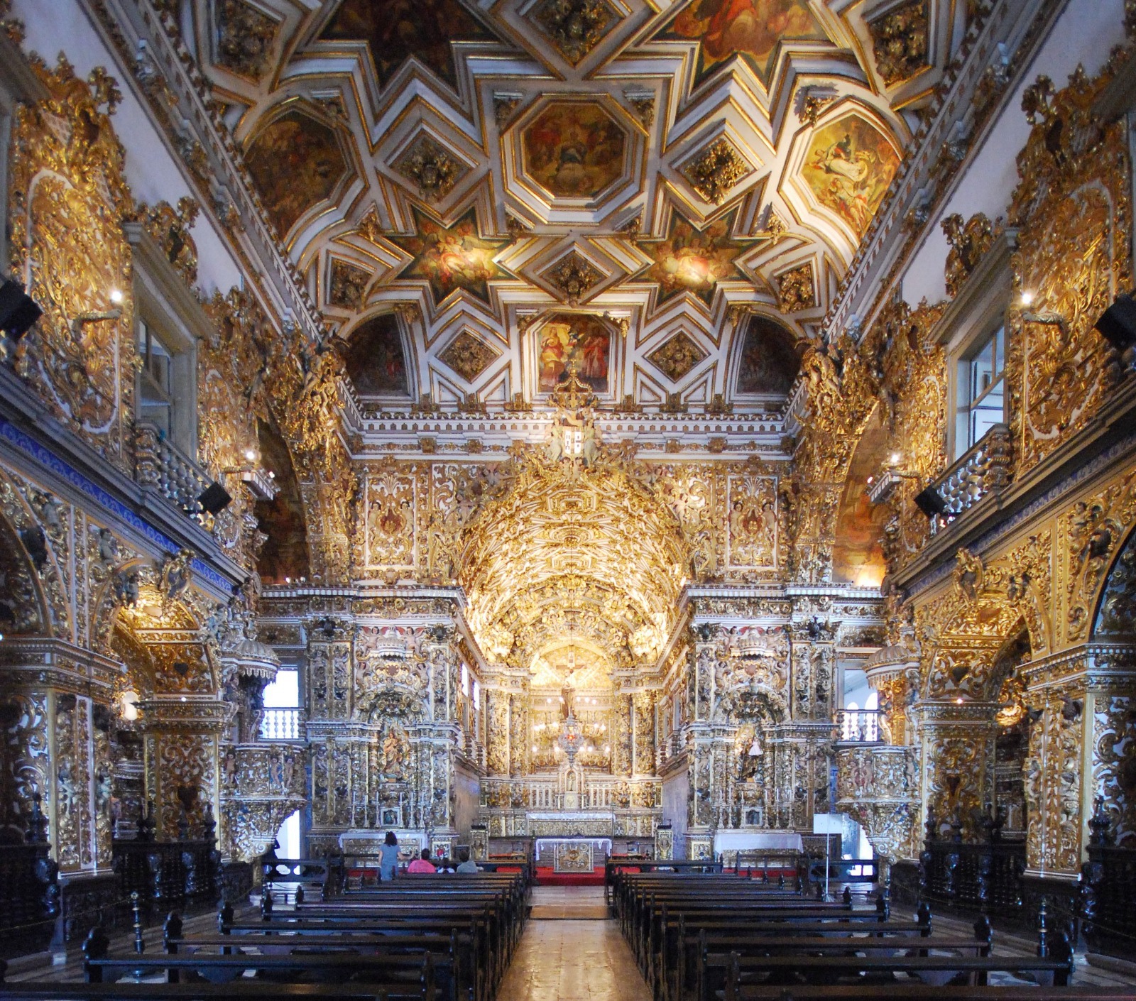 O significado histórico do forro da Igreja de São Francisco de Assis em ...