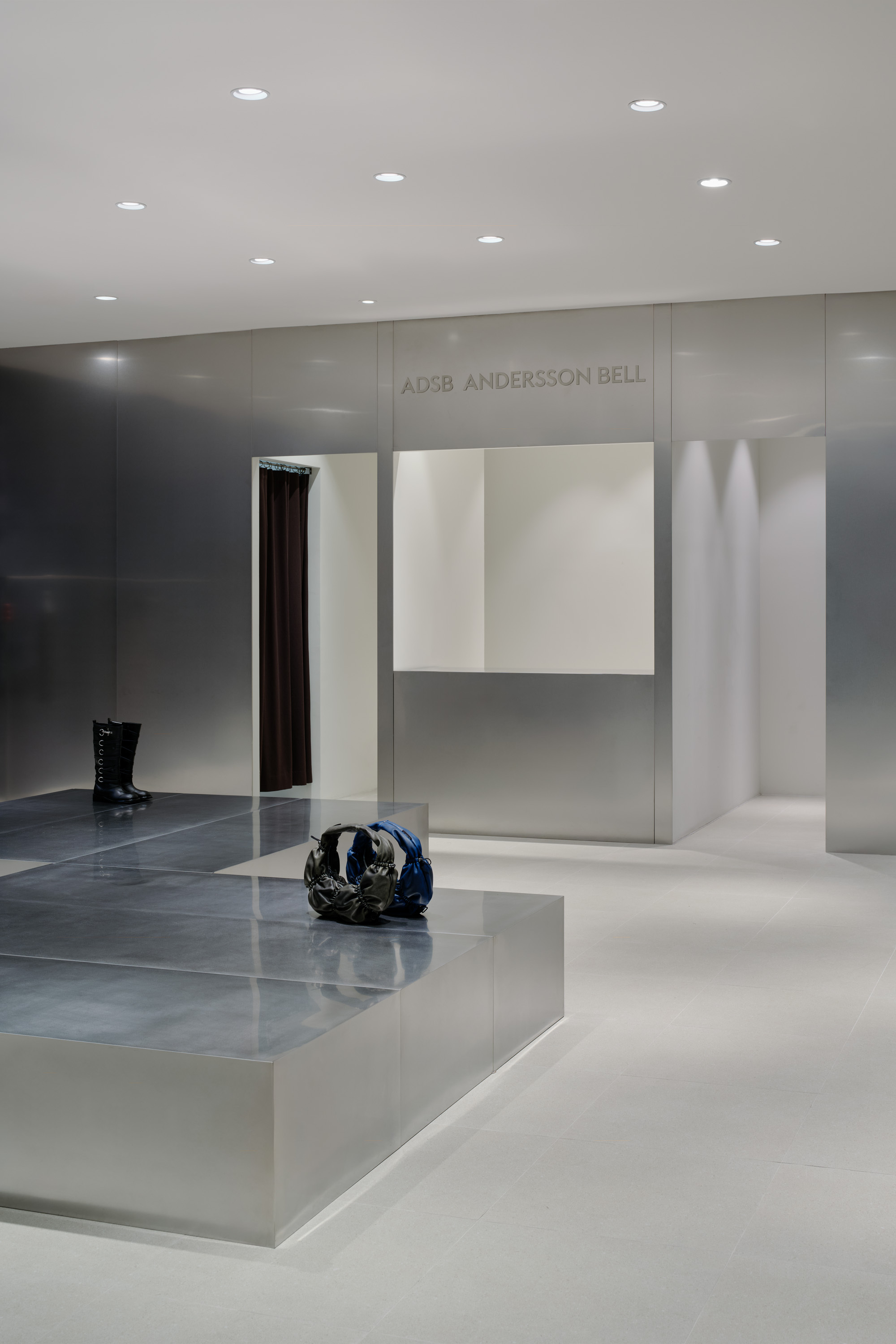 Gallery of ADSB Andersson Bell Hyundai Pangyo Store / Studio Tama - 6