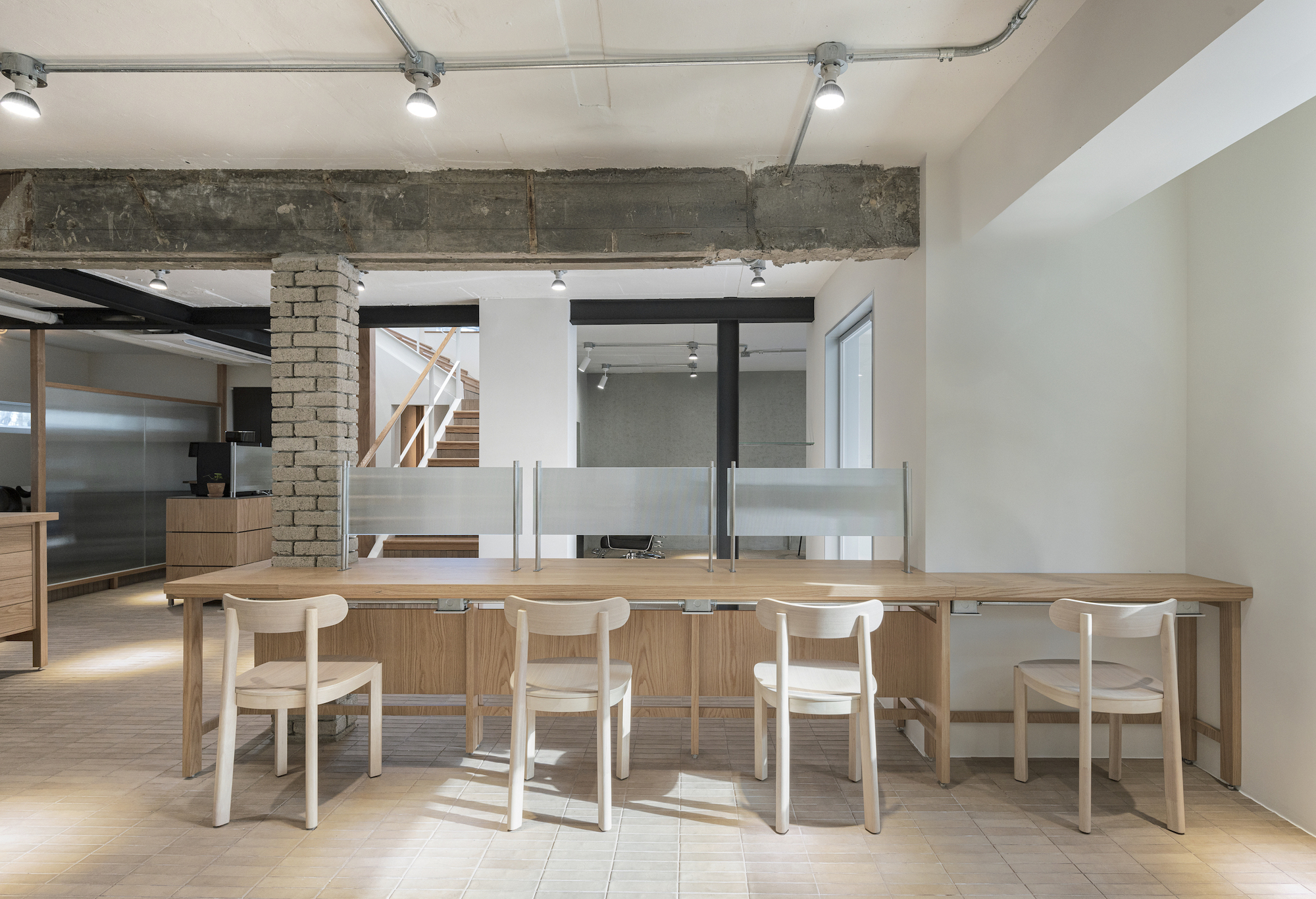 Gallery of Among Hair Salon / Orosy studio - 13