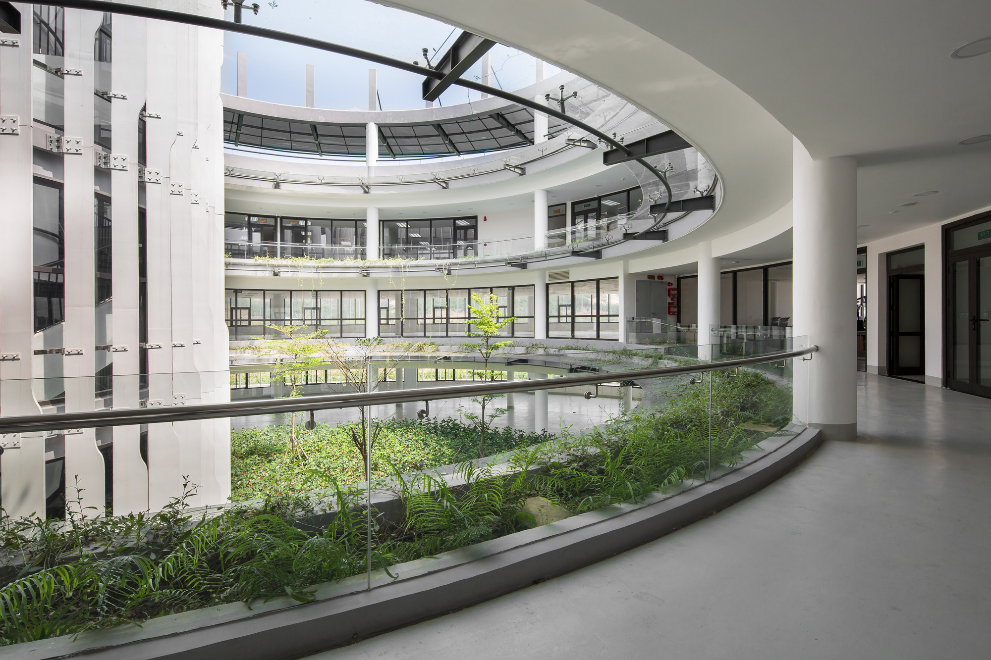 Gallery of Da Nang Hi-Tech Park Headquarters Building / HUNI ...