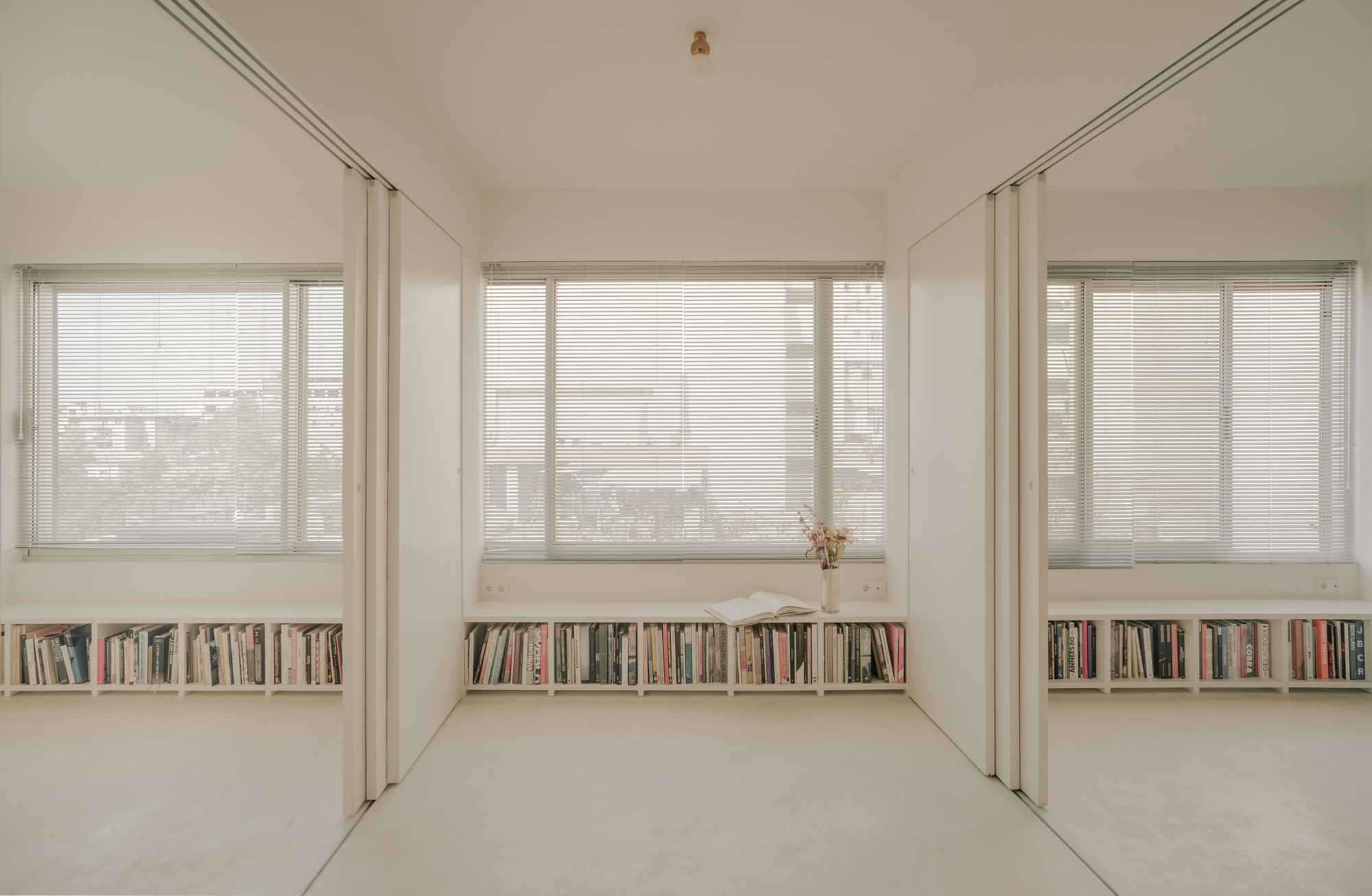 Gallery of Astral Weeks Flat and Exhibition Space / Oblique - 17