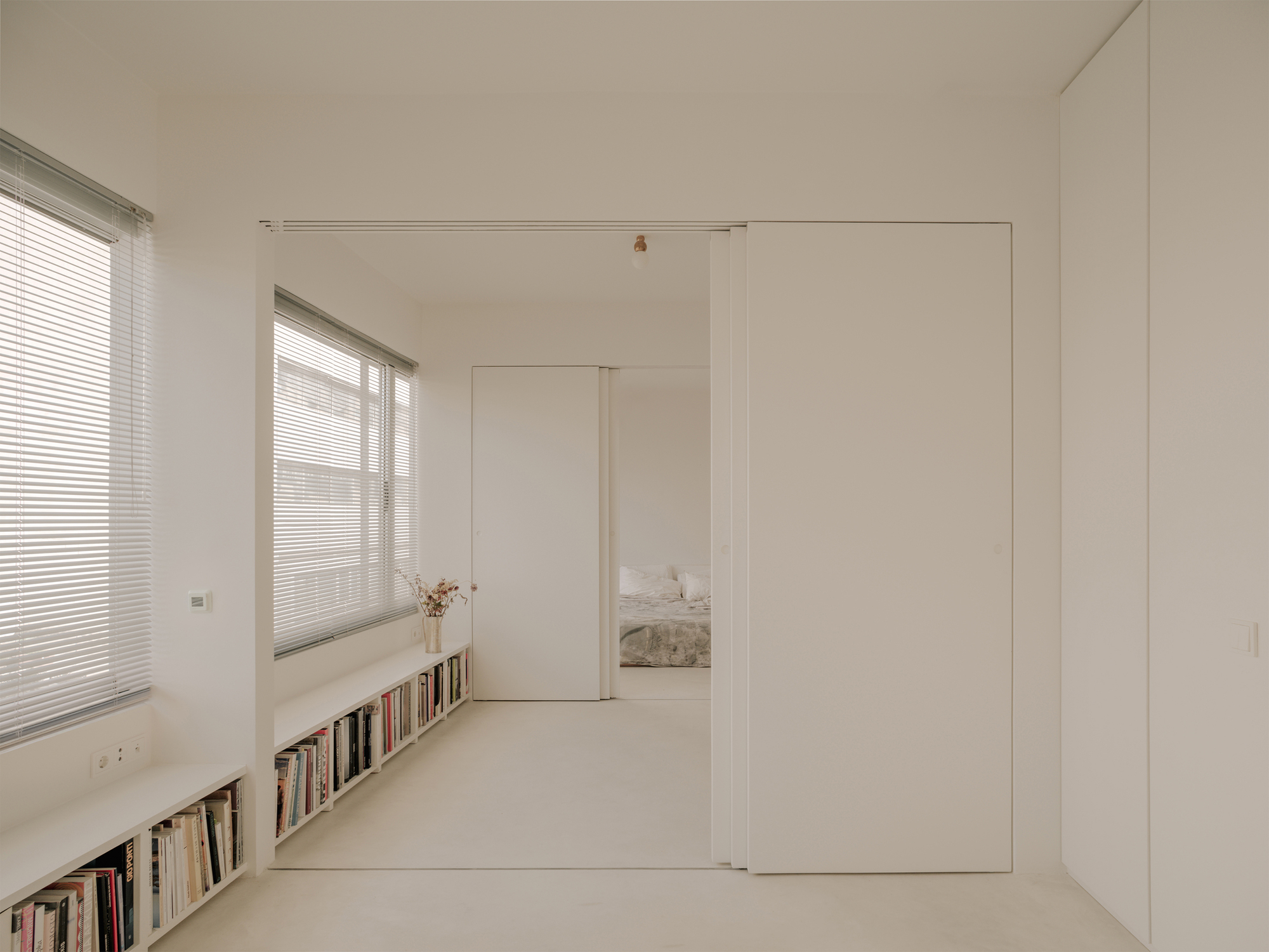 Gallery of Astral Weeks Flat and Exhibition Space / Oblique - 4