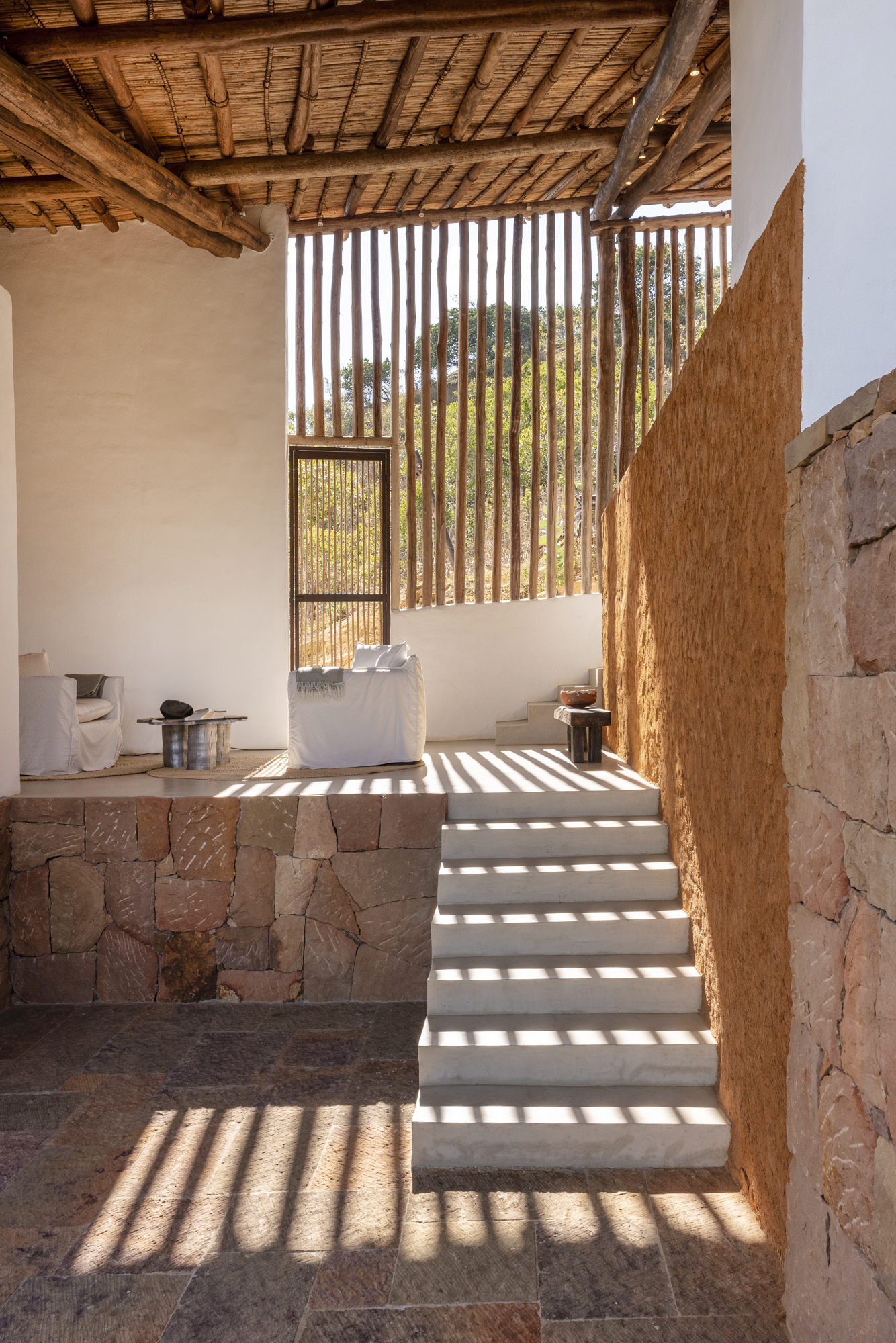 Galería de Casa La hoja sobre el cerro / Alsar Atelier + GB Urban Studio - 7