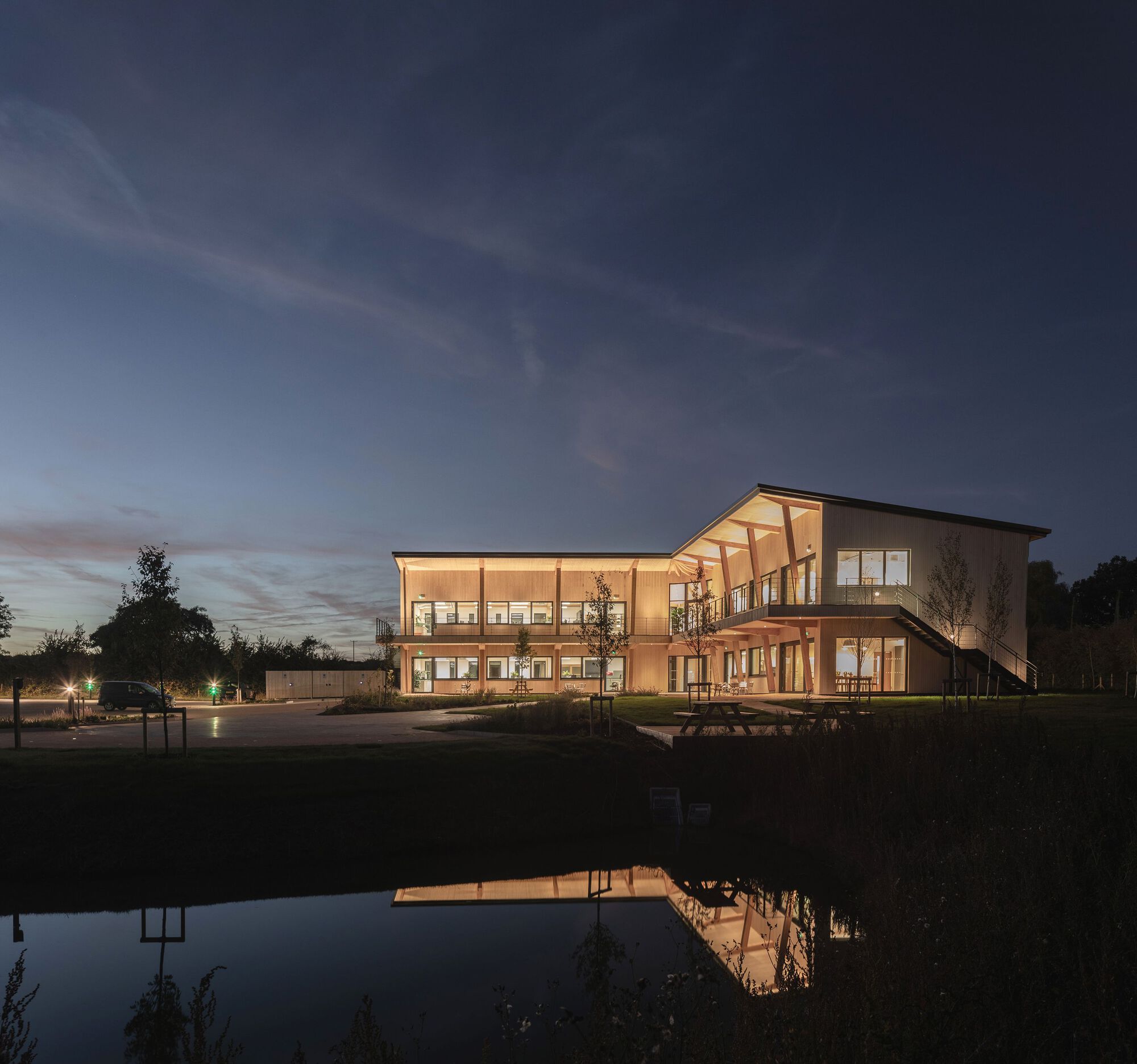 Gallery of Unusual HQ / Corstorphine & Wright - 16