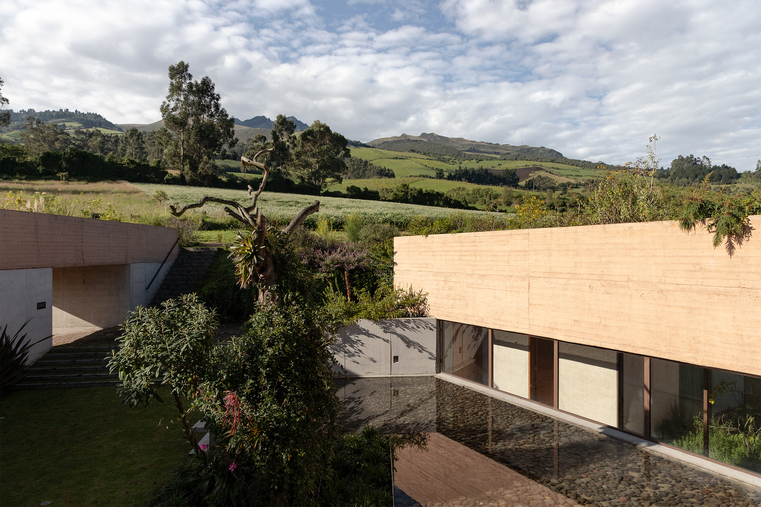 Gallery of Residential Architecture in Ecuador: 8 Contemporary House ...