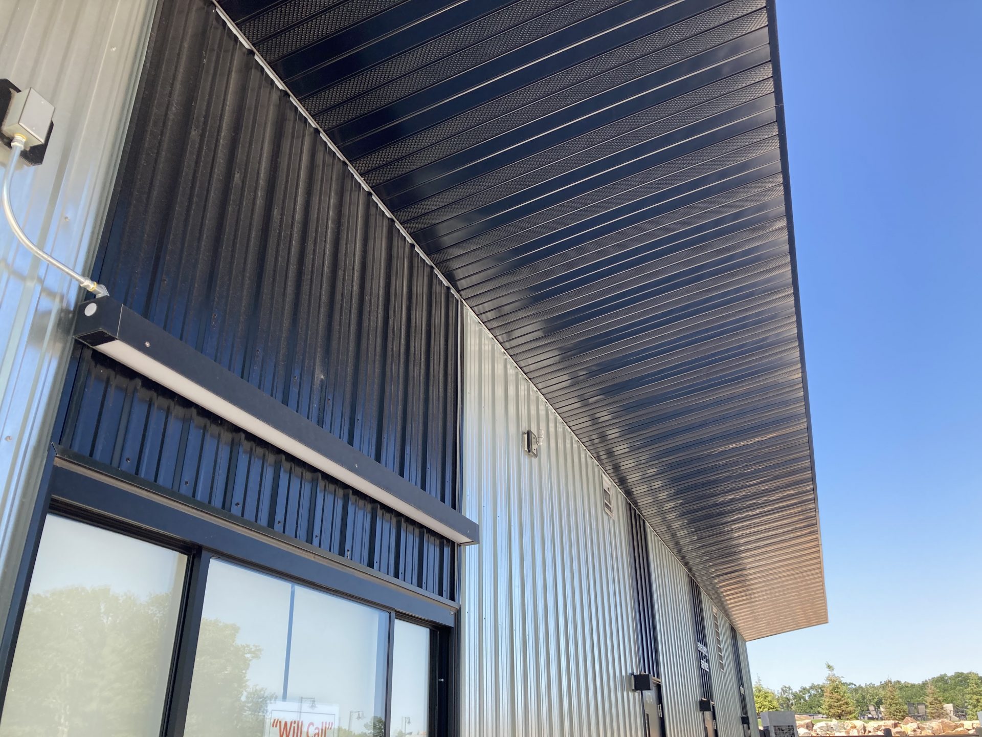 Gallery of Metal Up Top: Which Roofing Style Is Leading the Change? - 6