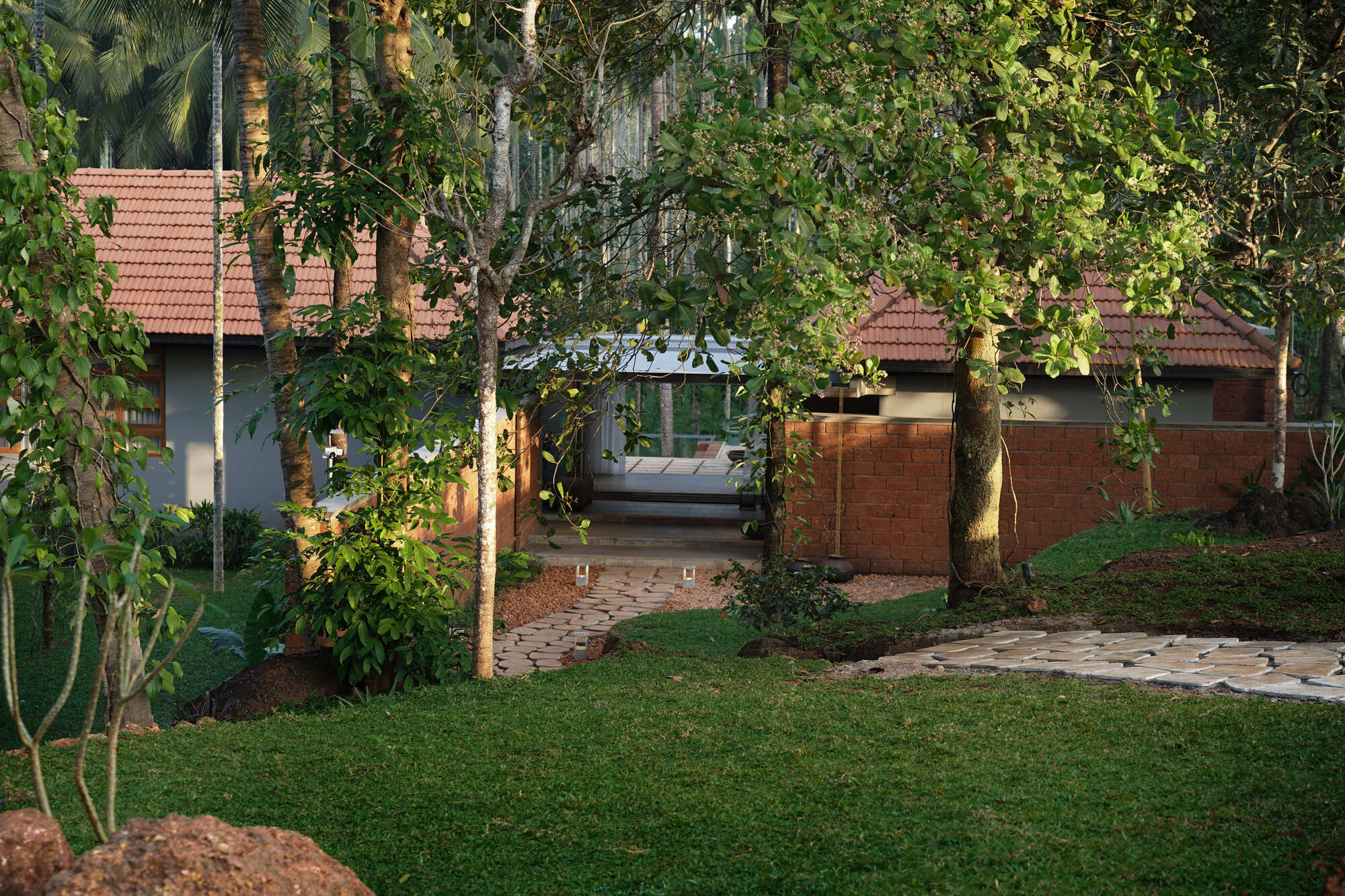 Gallery of Malhar Weekend Home / Deearth Architects - 6