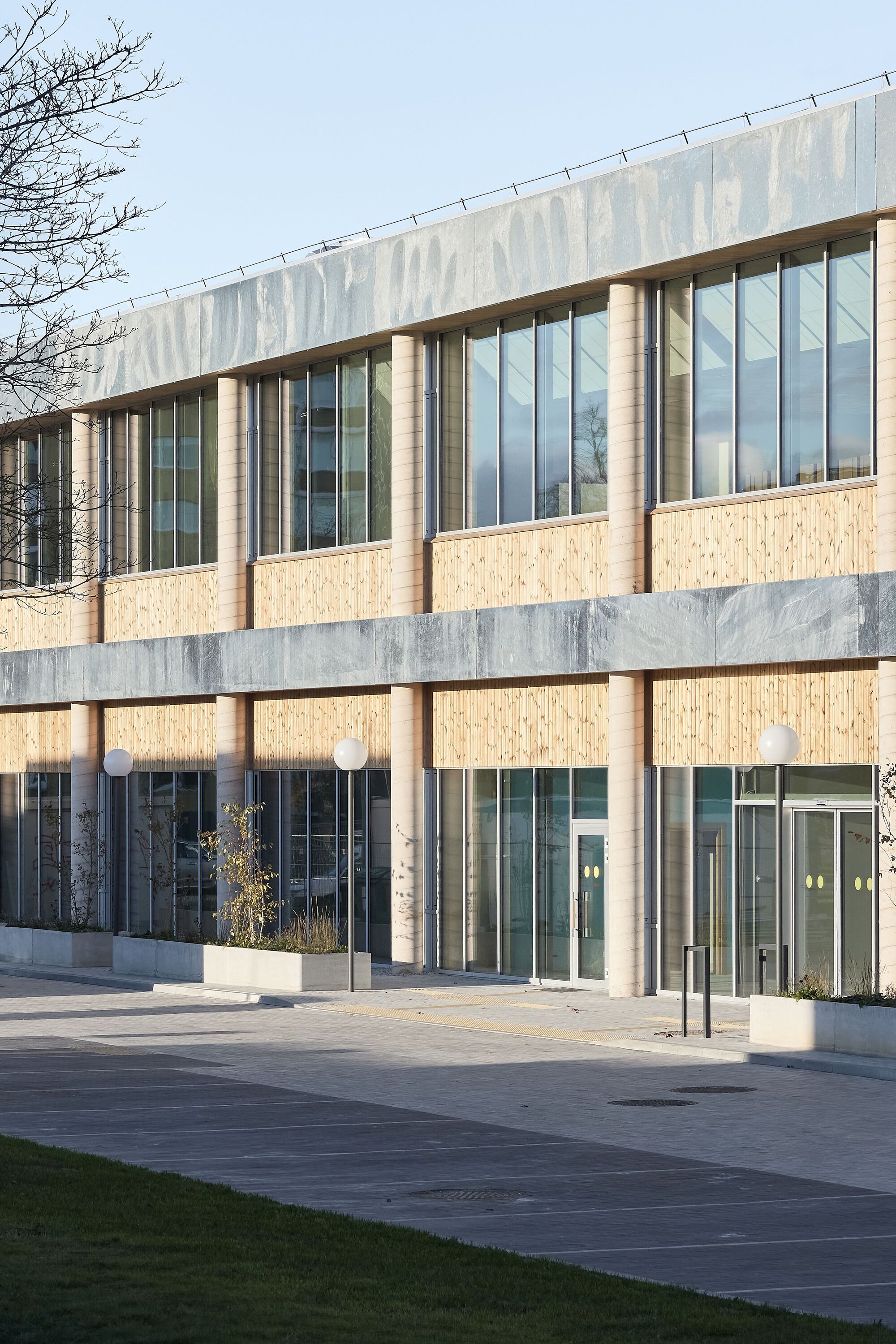 Gallery of Courtyard Mixed-Use Building / After Party - 7