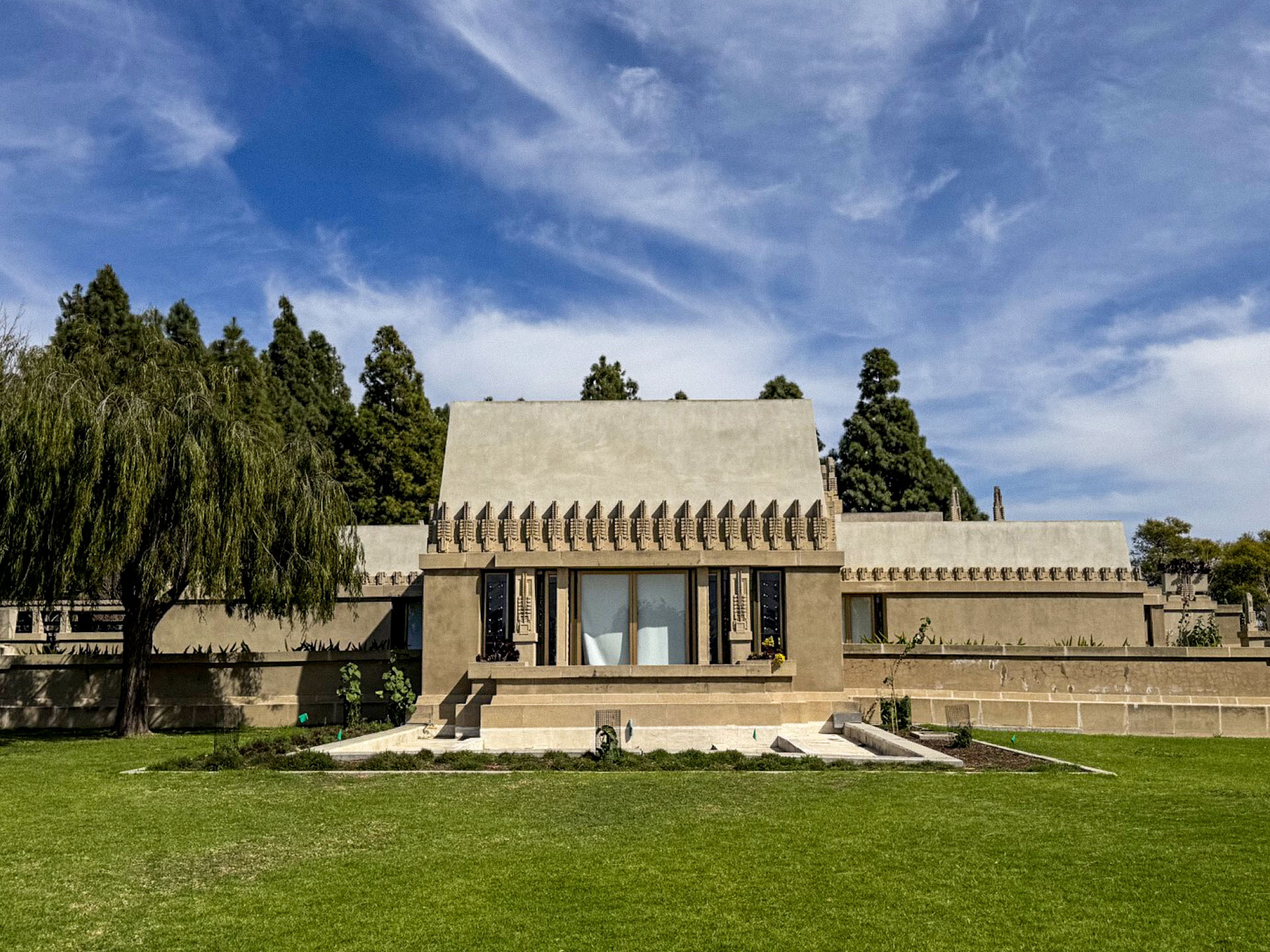 Frank Lloyd Wright's Mayan Revival Houses in Los Angeles: Creating ...