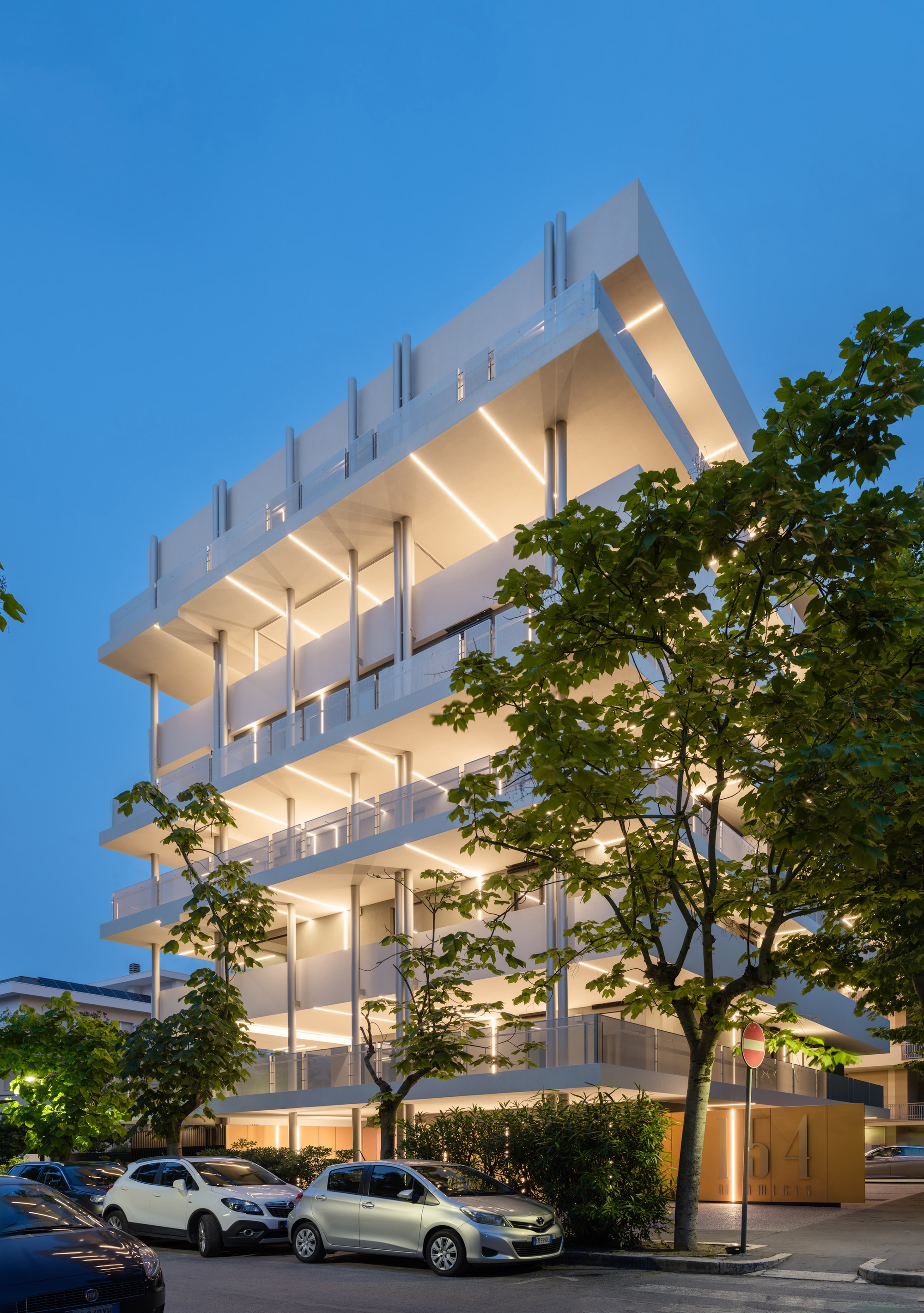Gallery of De Amicis 154 Residencial Building / Giovanni Vaccarini ...