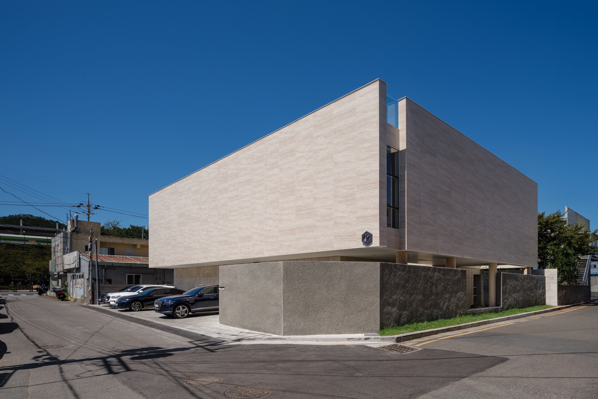 Gallery of Oztile Showroom / Atelier MODS - 6