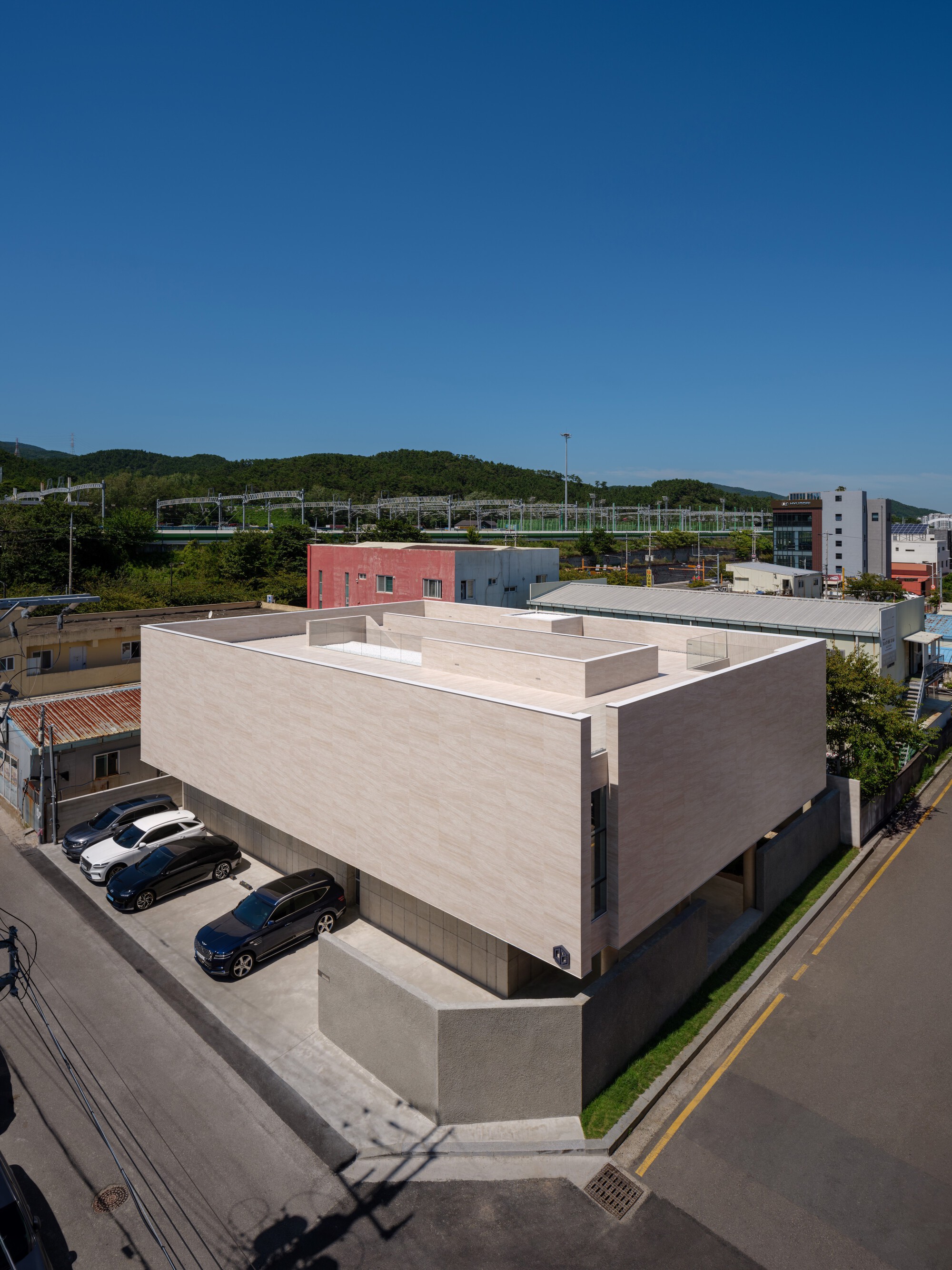 Gallery of Oztile Showroom / Atelier MODS - 29