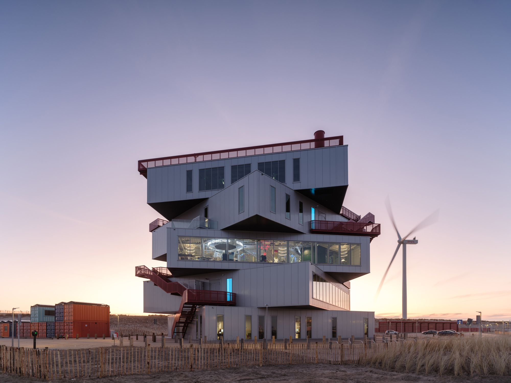 Gallery of Portlantis Visitor and Exhibition Center / MVRDV - 34