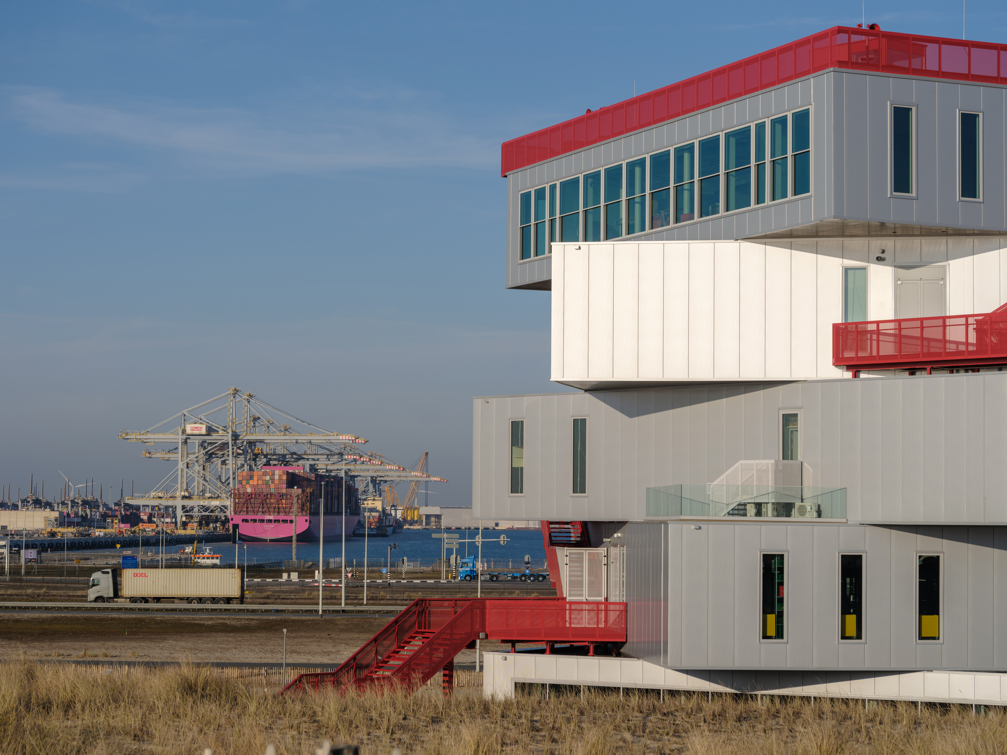 Gallery of Portlantis Visitor and Exhibition Center / MVRDV - 9