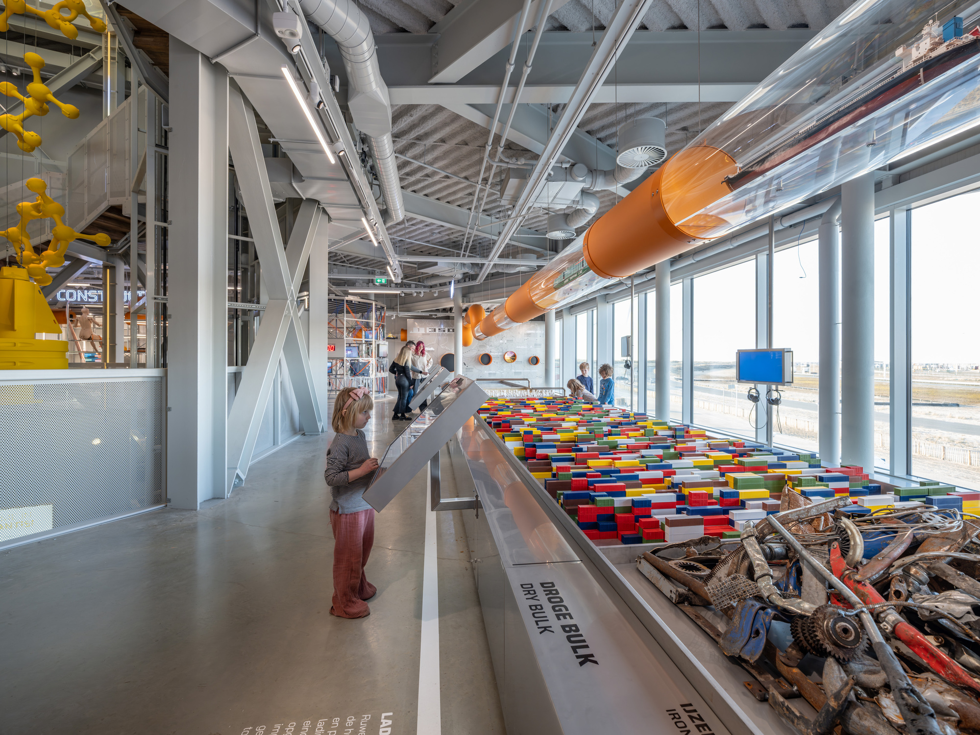 Gallery of Portlantis Visitor and Exhibition Center / MVRDV - 16