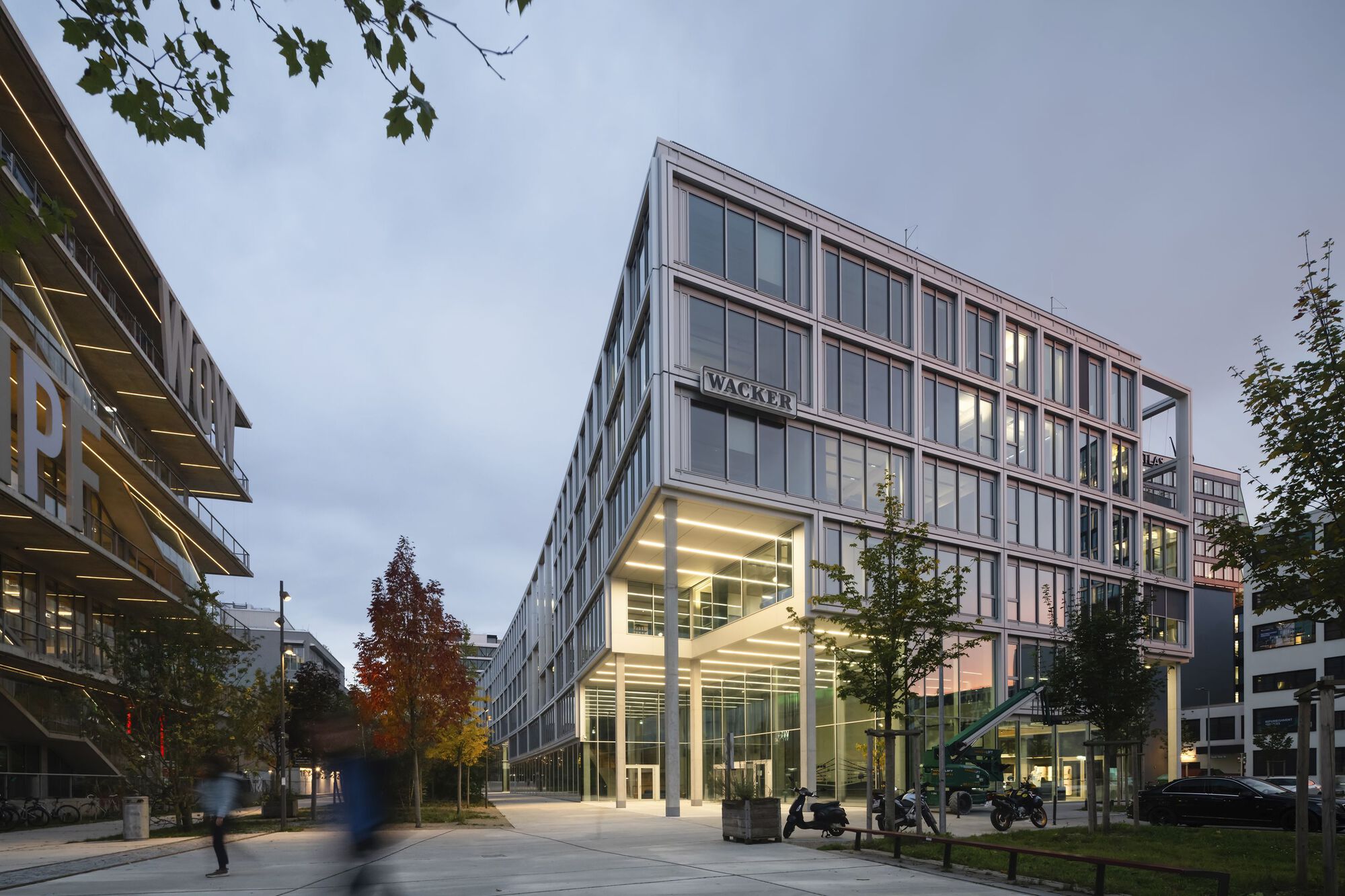 Gallery of Wacker House Office Building / C.F. Møller - 31