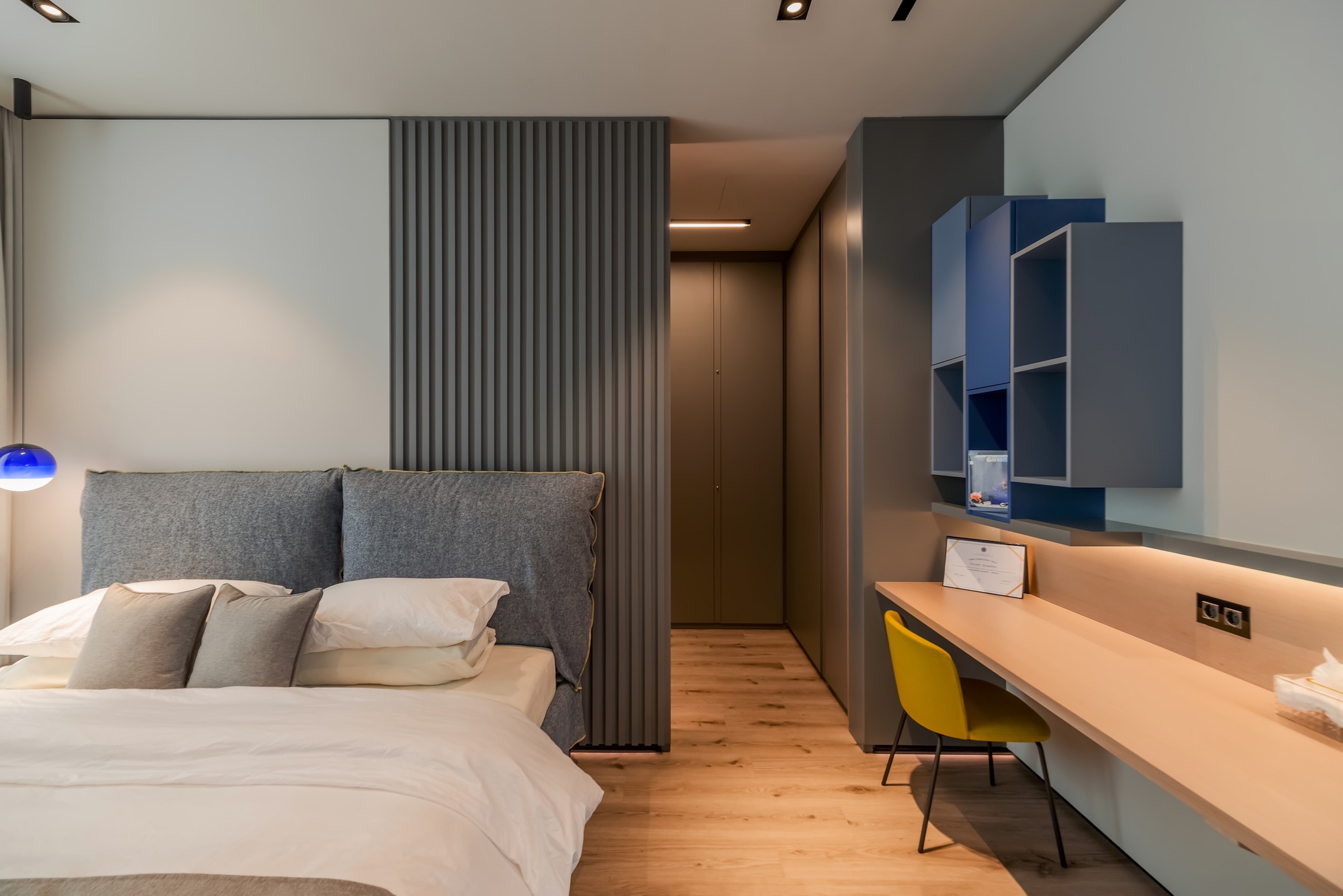 Gallery of The Frame Residence / Paradigm Design House - 13