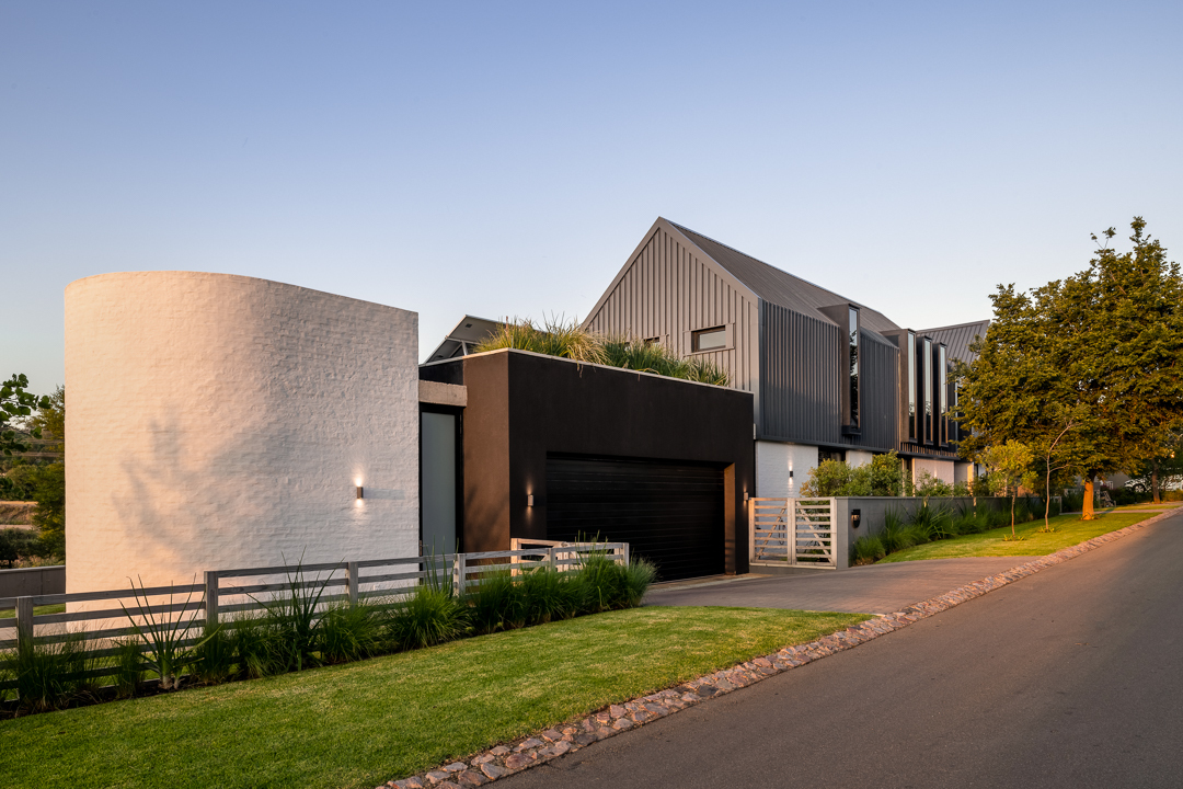 Gallery of House Steynberg / Two Five Five Architects - 2