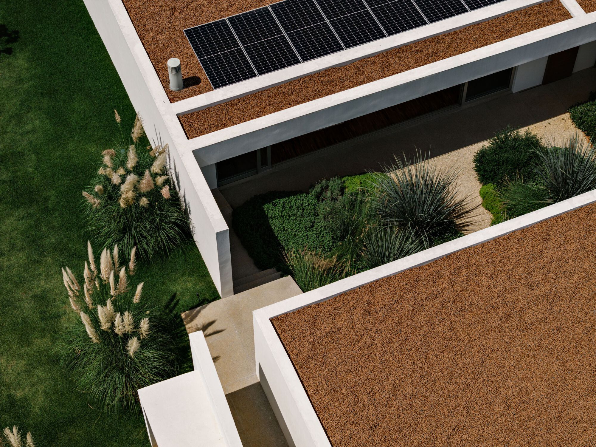 Gallery of House of Courtyards / Felipe Hess Arquitetos - 11