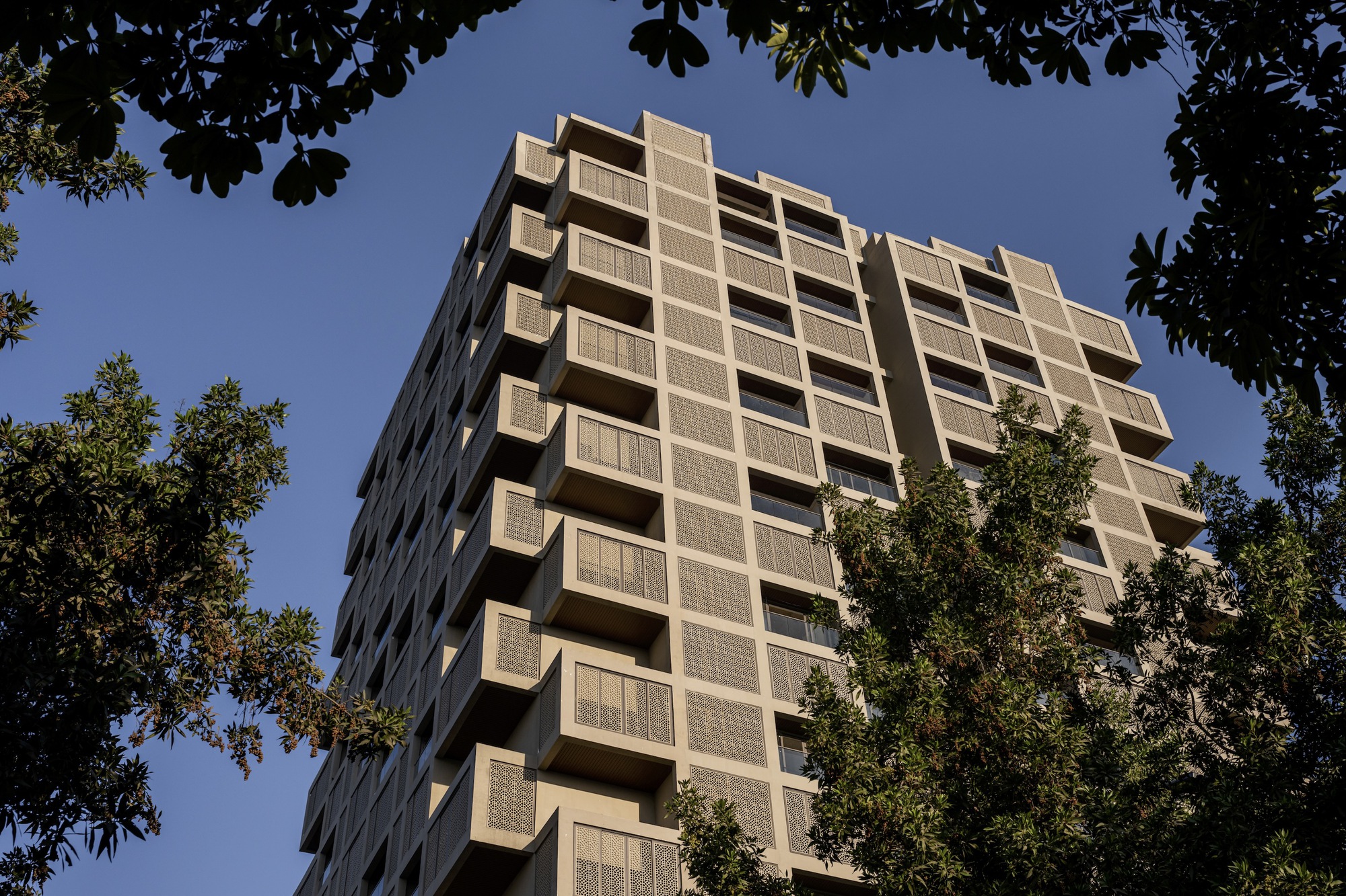 Gallery of SCREEN 504 Residential Building / Sanjay Puri Architects - 8