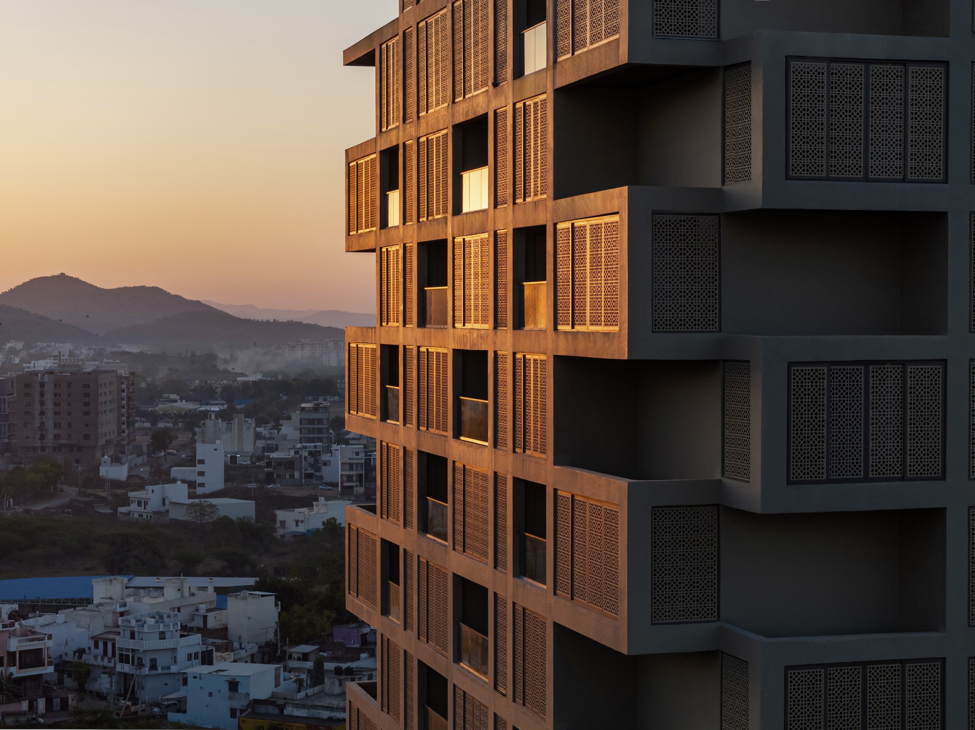 Gallery of SCREEN 504 Residential Building / Sanjay Puri Architects - 5