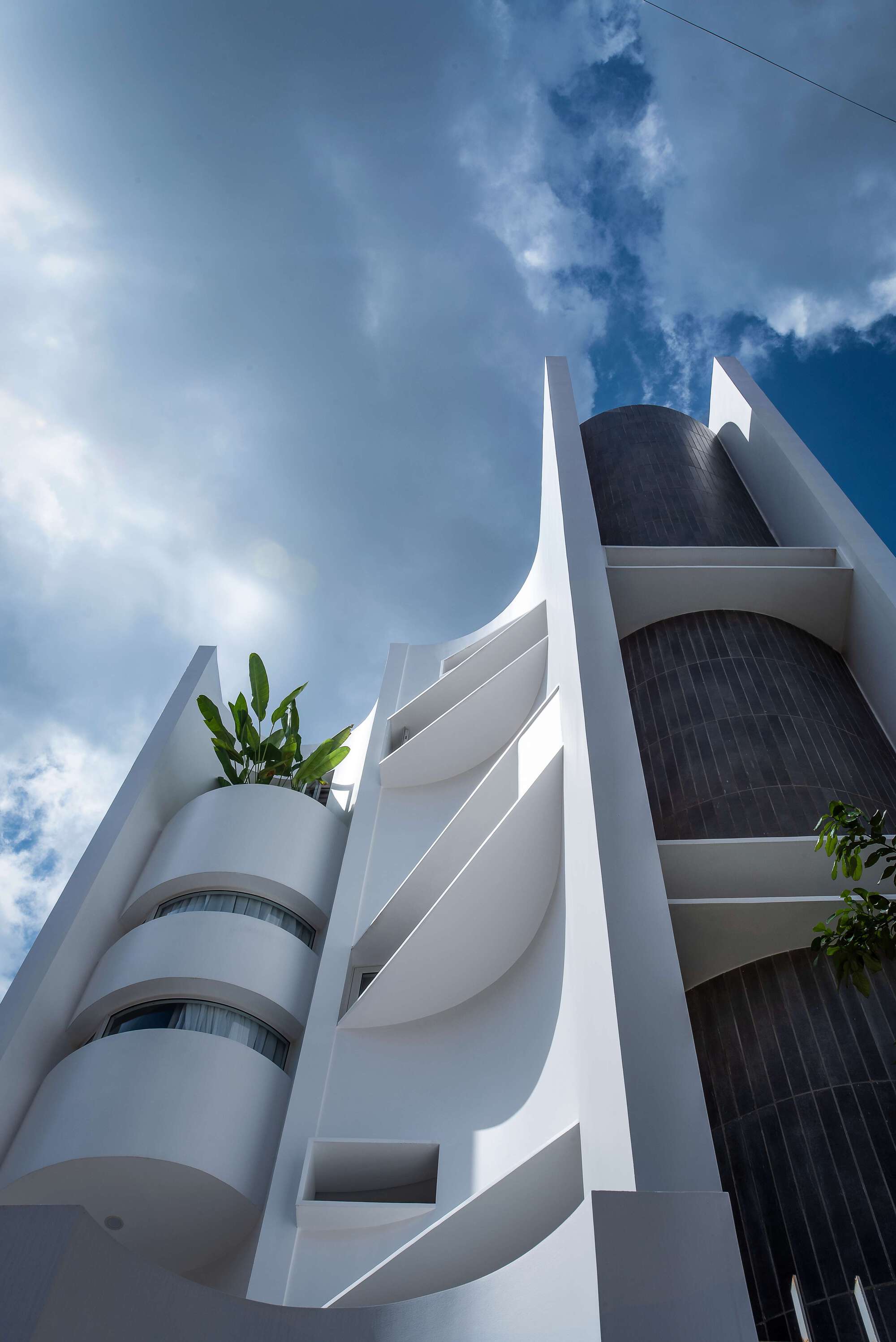 Gallery of House + Studio / NAW Studio - 2